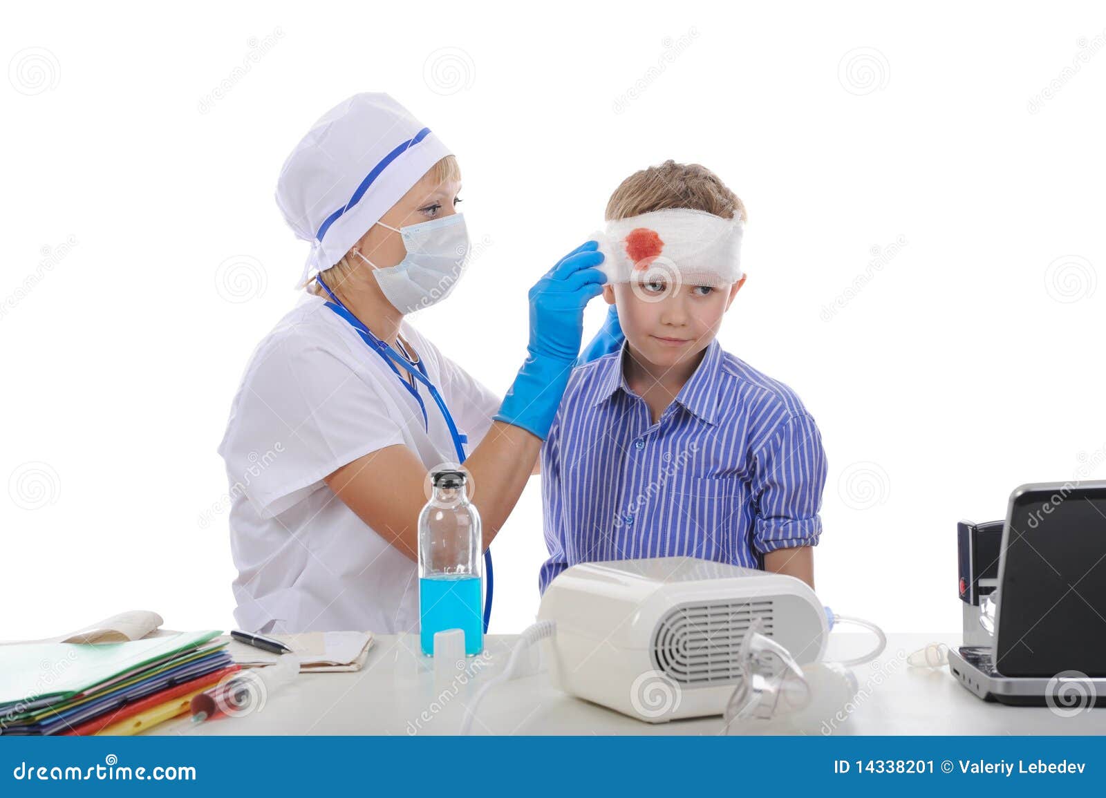 Doctor Makes A Bandage To The Patient. Stock Image - Image: 14338201
