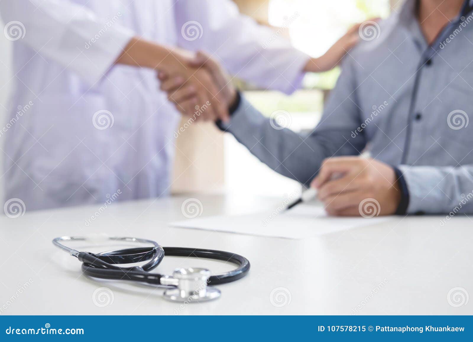 Doctor and Patient Shaking Hands after Treatment Stock Image - Image of ...