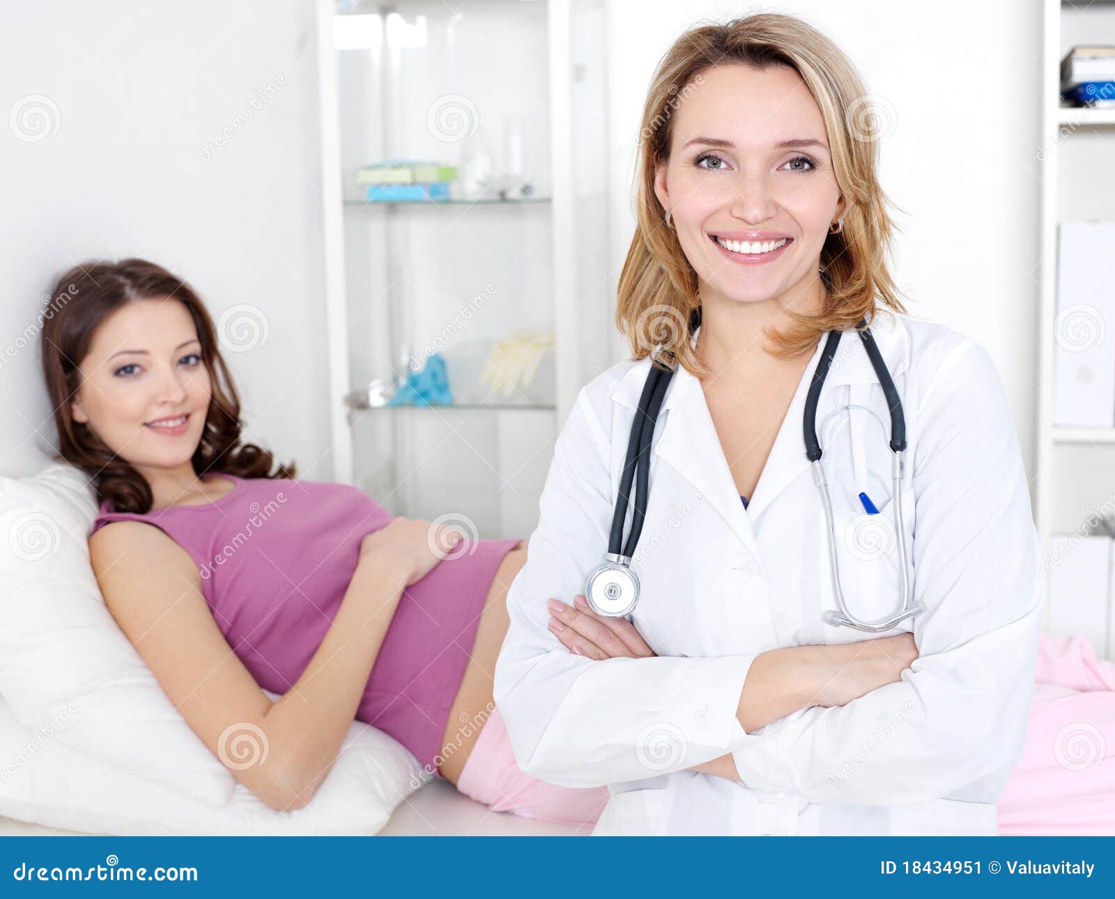 Doctor and pregnant woman stock image. Image of person - 18434951