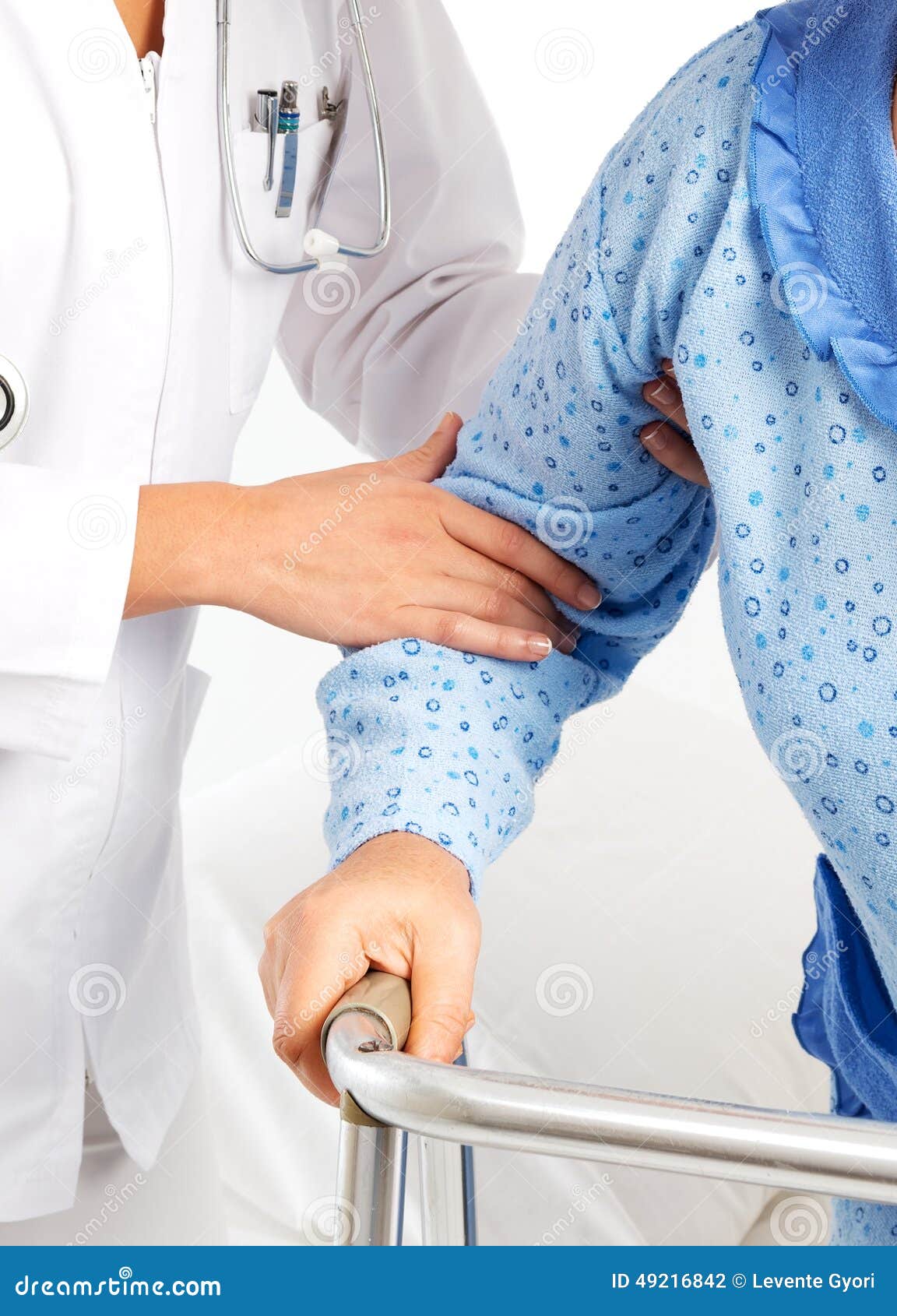 Doctor Que Ayuda Al Paciente Mayor Foto de archivo - Imagen de chequeo ...