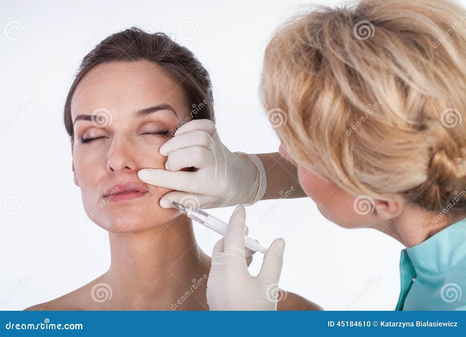 Doctor Que Hace Un Botox De La Boca Foto de archivo - Imagen de persona ...