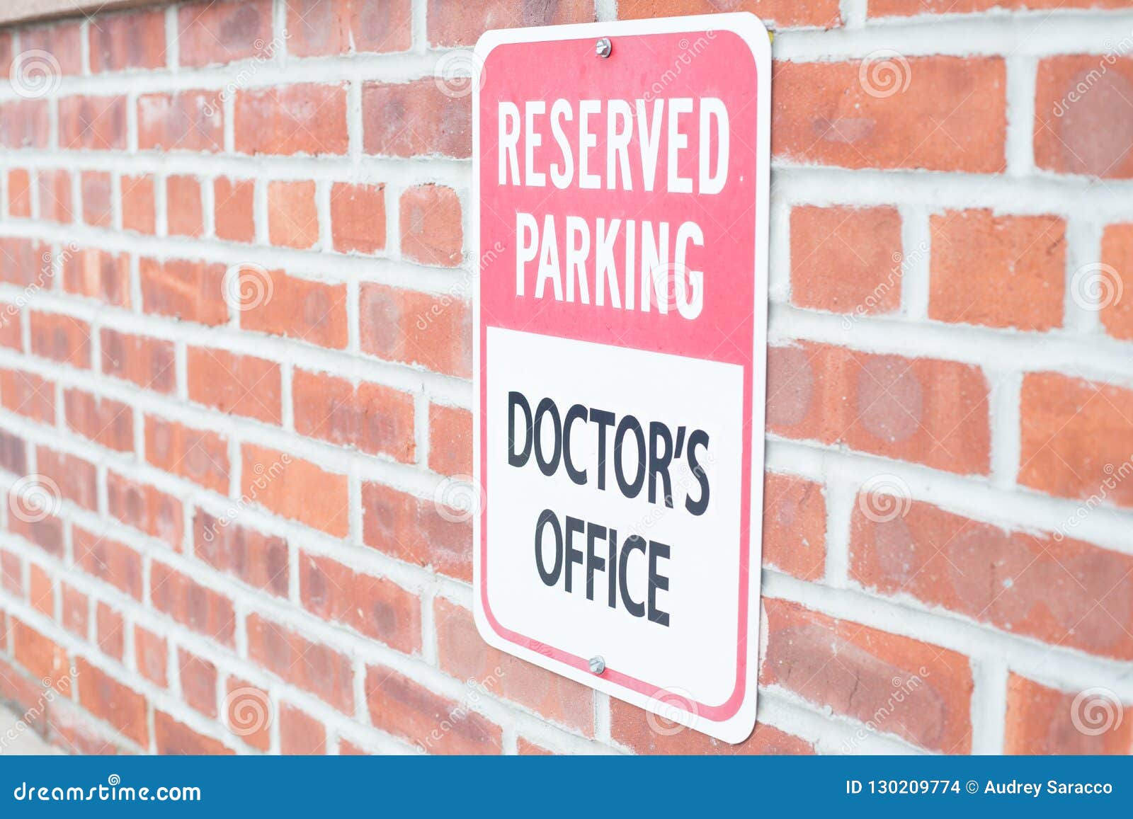 A Doctor`s Parking Office Sign Stock Photo - Image of doctors, medicine ...