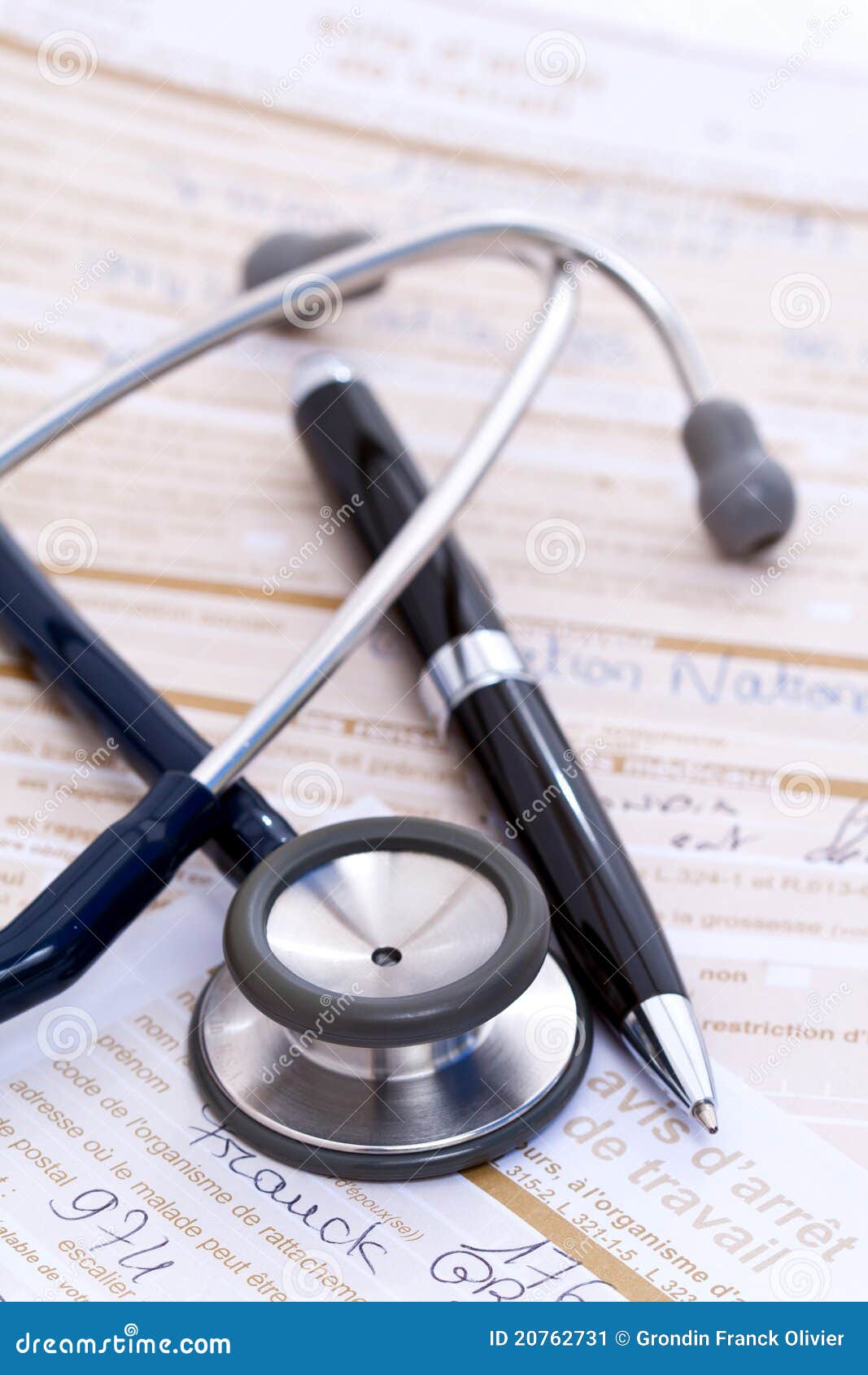 Doctor S Stethoscope and Pen Stock Image - Image of health, equipment ...