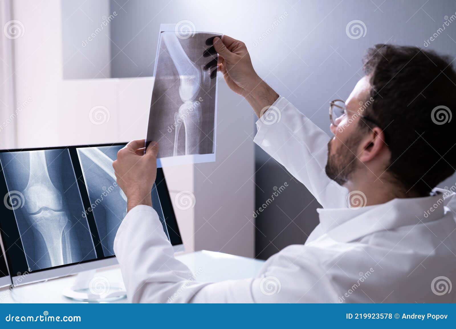 Doctor Screening Knee Bone X Ray Stock Photo - Image of computer ...