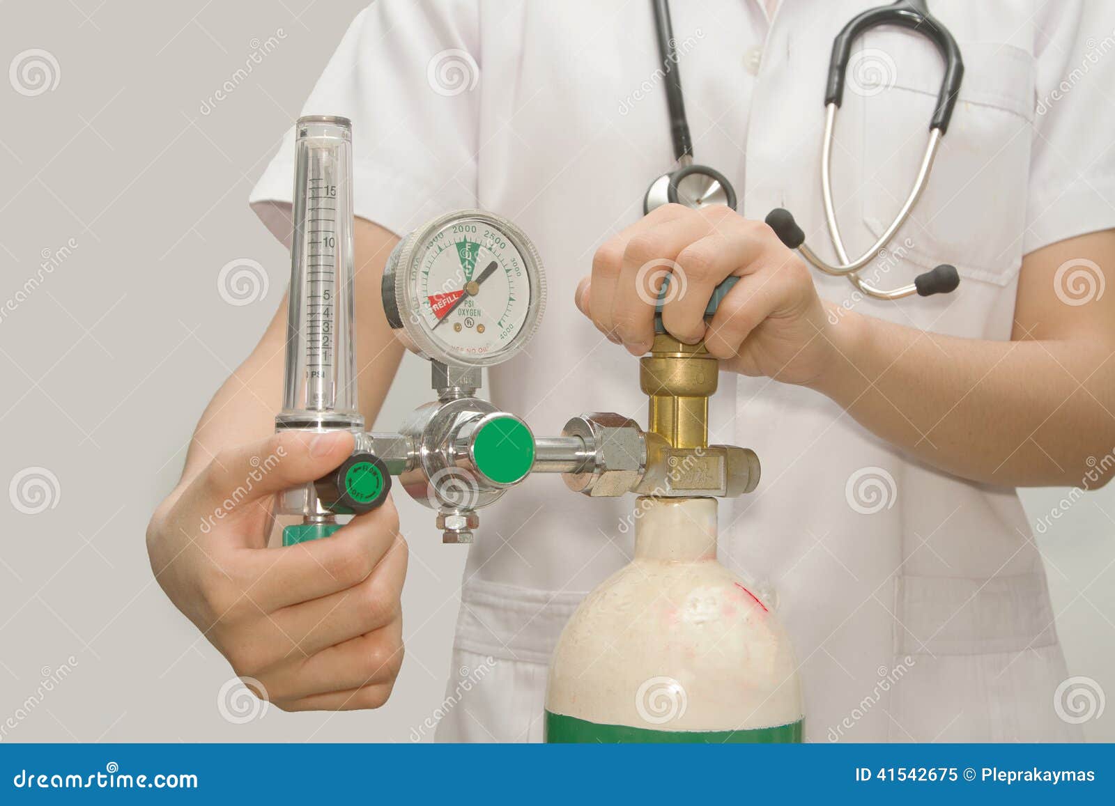 Doctor is Setting Oxygen Valve Stock Image - Image of therapy, inhaling ...