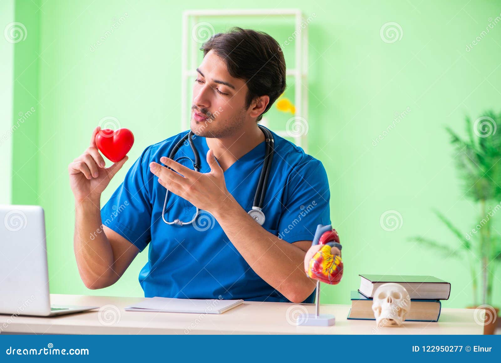 The Doctor Student Explaining Heart Problems Stock Image - Image of ...