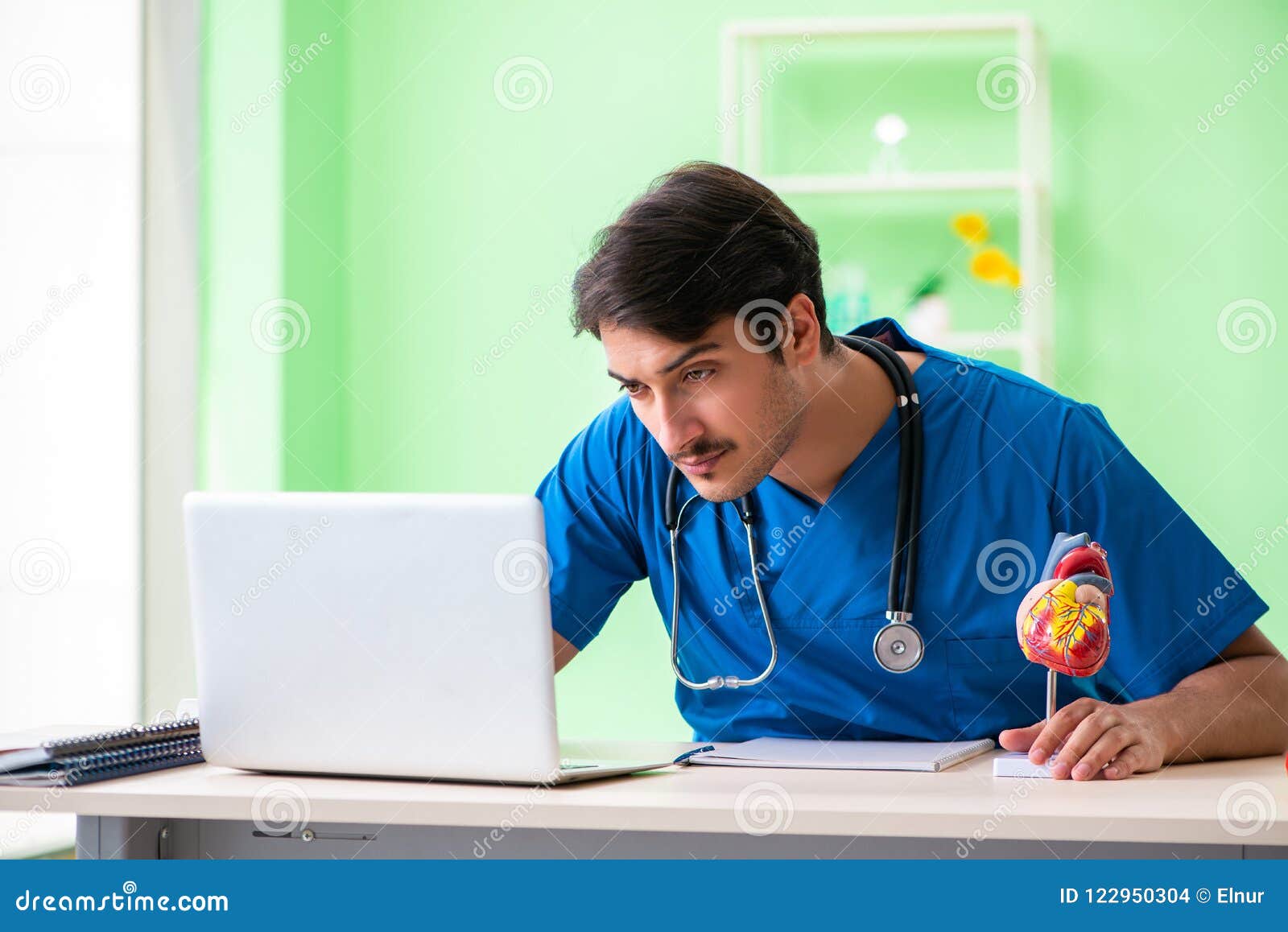 The Doctor Student Explaining Heart Problems Stock Photo - Image of ...