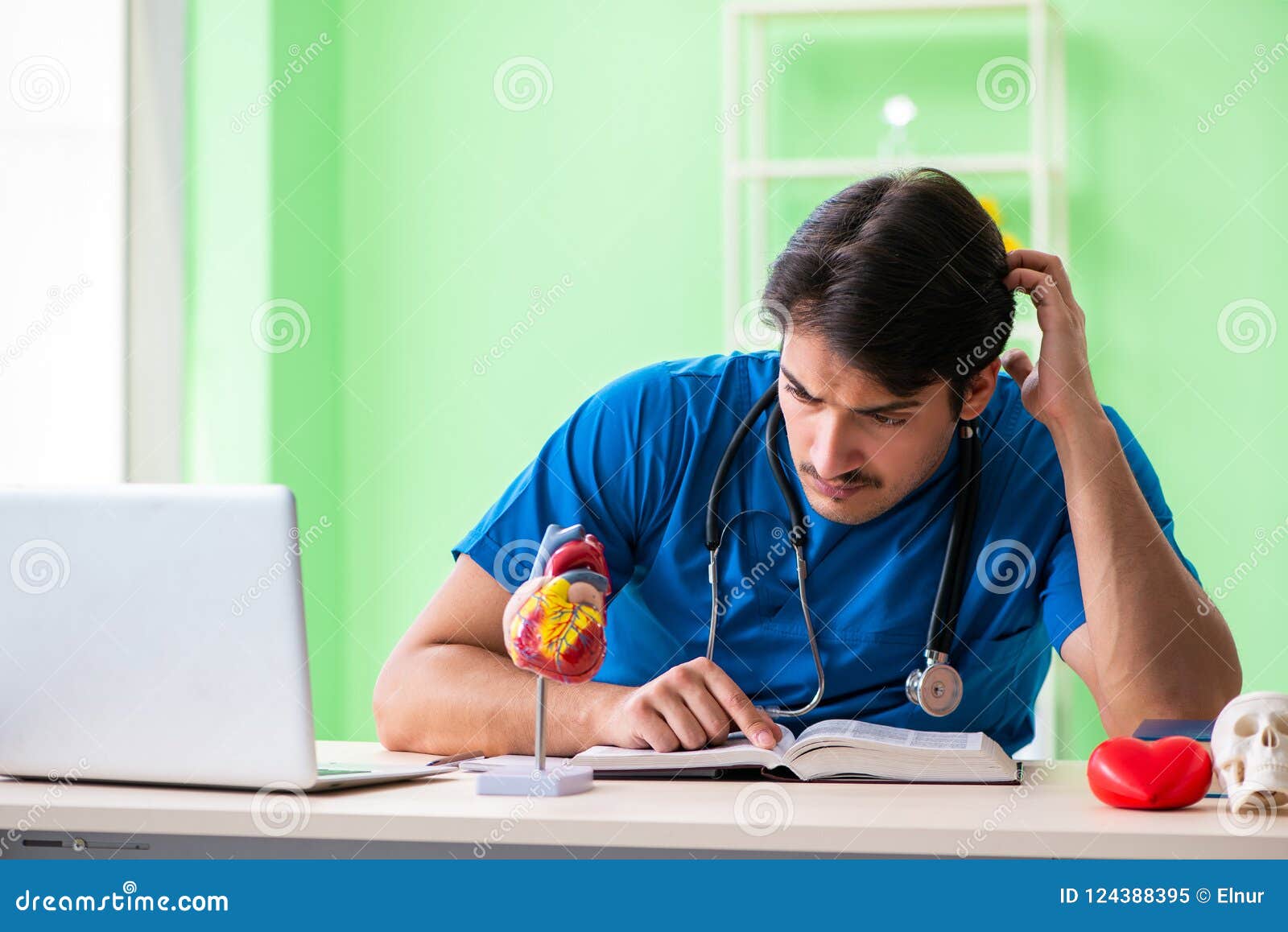 The Doctor Student Explaining Heart Problems Stock Image - Image of ...