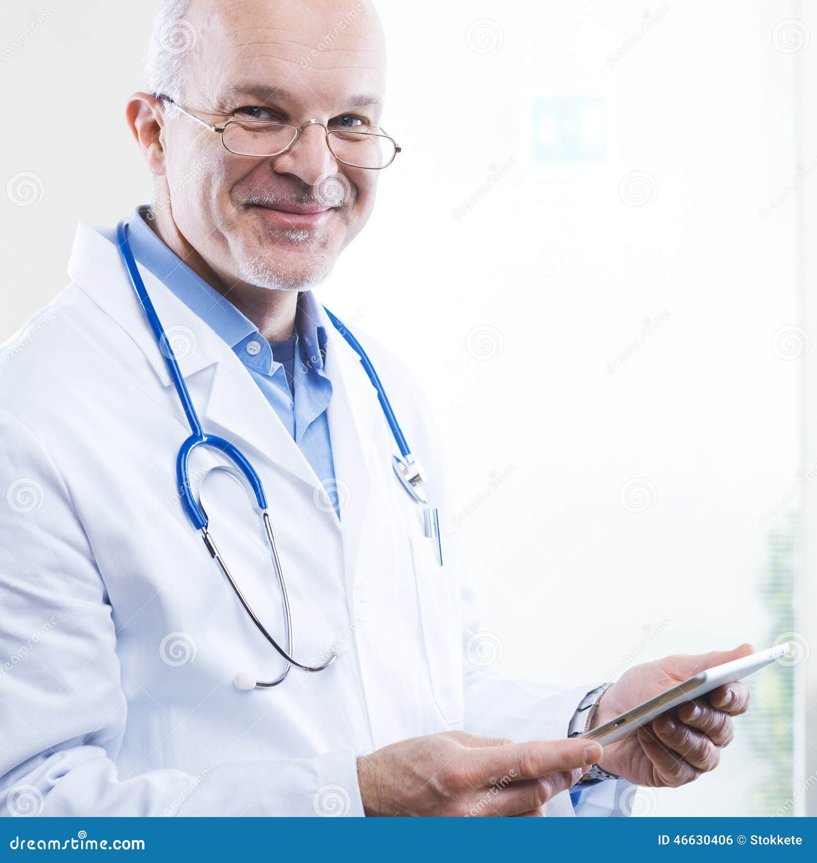 Doctor with tablet stock photo. Image of screen, clinic - 46630406