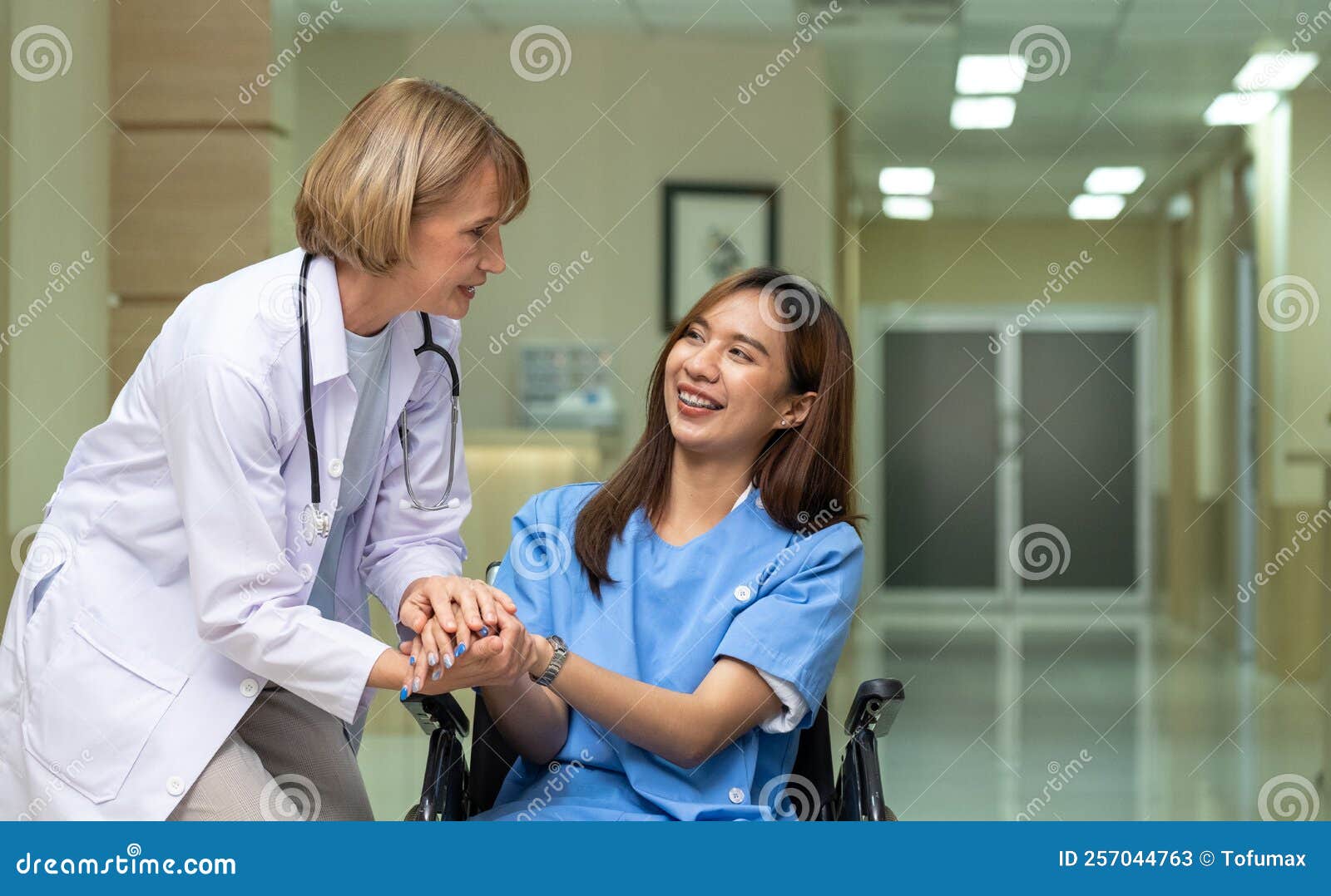 Doctor Talk with Patient Sitting in Wheelchair Stock Image - Image of ... Doctor Talk with Patient Sitting in Wheelchair Stock Image - Image of ...