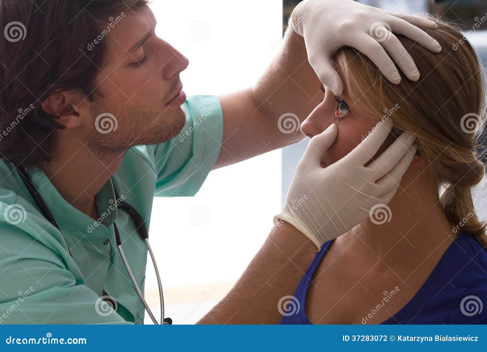 Doctor testing eye stock photo. Image of check, eyesight - 37283072