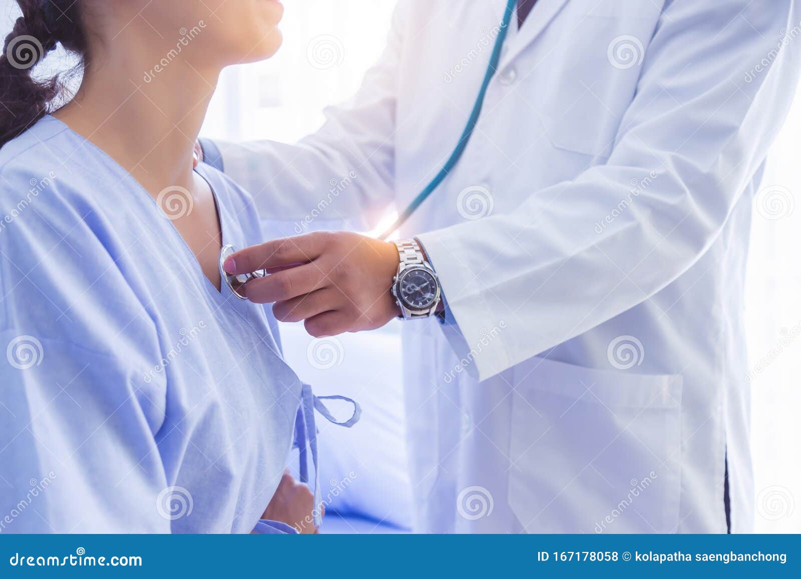 Doctor Use Stethoscope, Checking Up Heart Beat, Lunch of Auscultation ... Doctor Use Stethoscope, Checking Up Heart Beat, Lunch of Auscultation ...