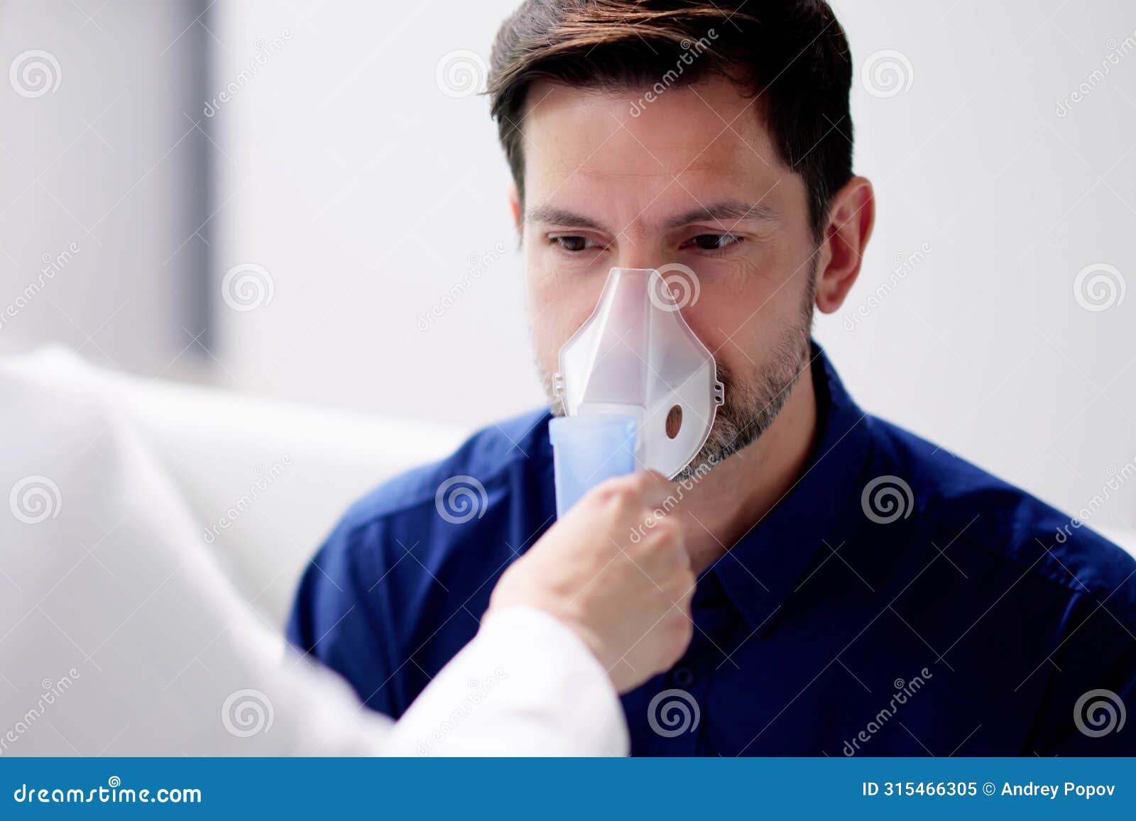 Doctor Using Nebulizer Mask Stock Image - Image of asthma, care: 315466305