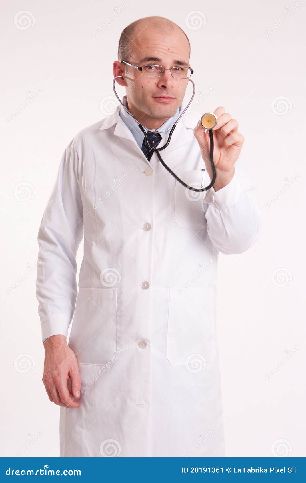 Doctor Using the Stethoscope Stock Image - Image of sounding, uniform ...