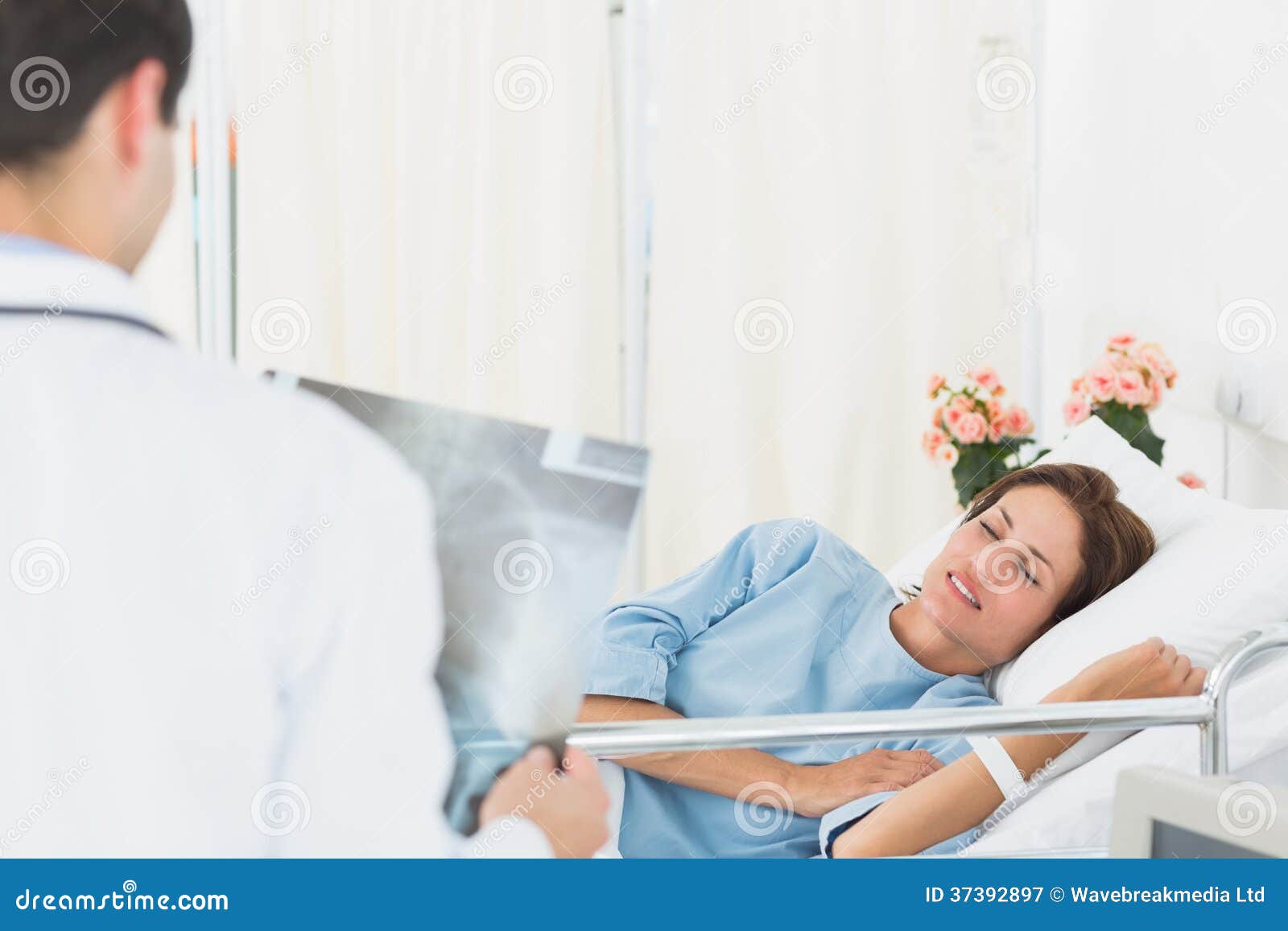 Doctor Visiting Patient in the Hospital Stock Image - Image of ...