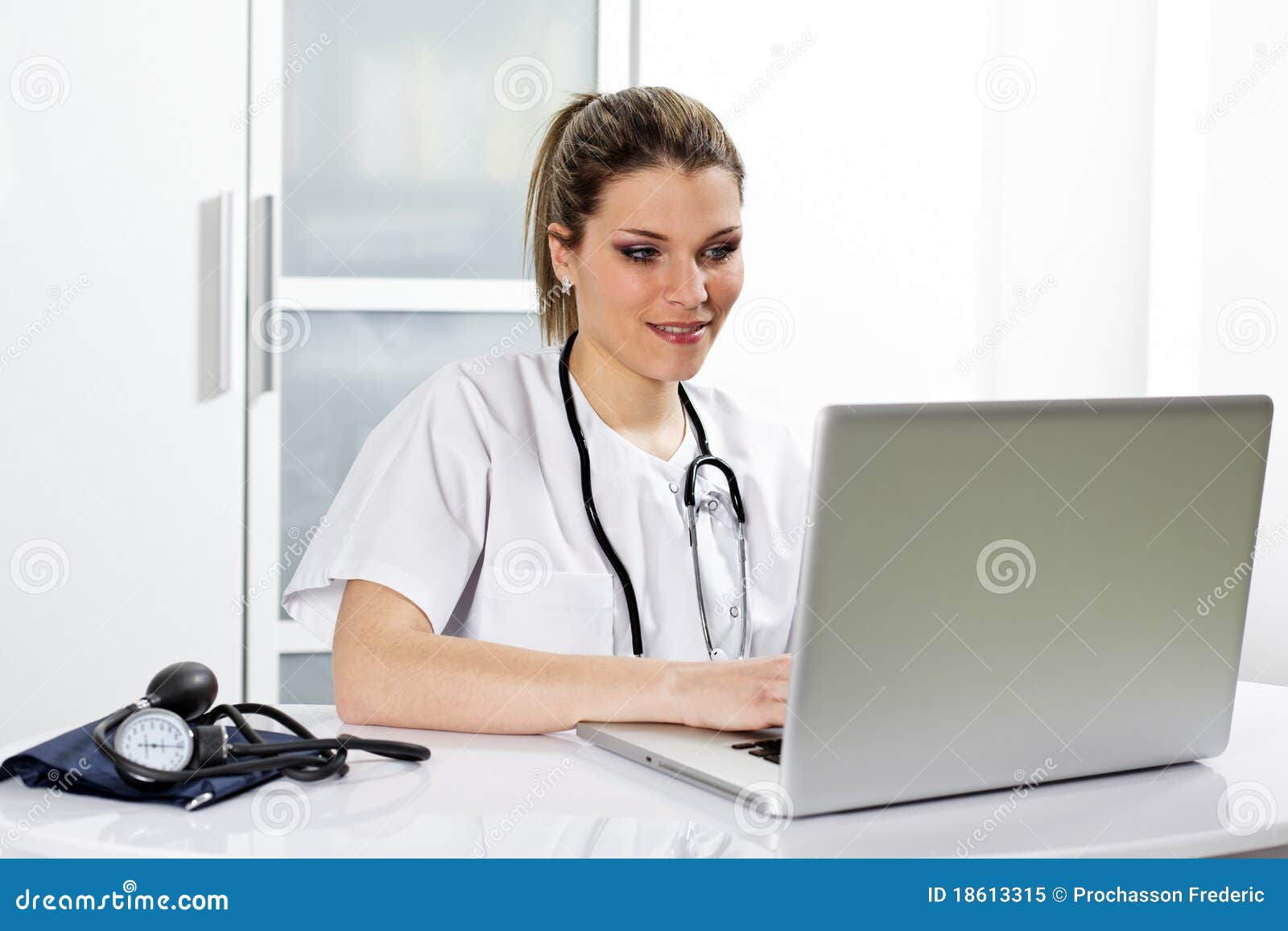 Doctor at work stock image. Image of care, medical, tensiometre - 18613315