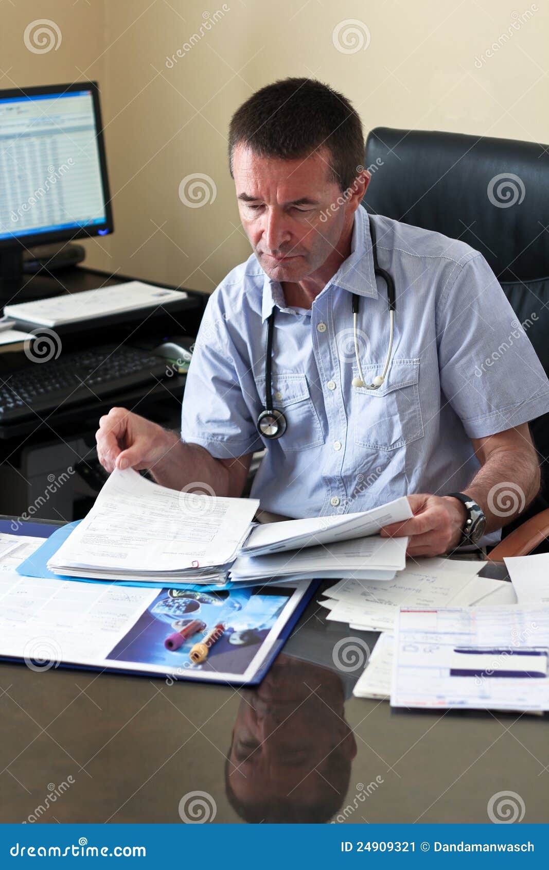 Doctor Writing on a Document Stock Image - Image of handwriting, people ...