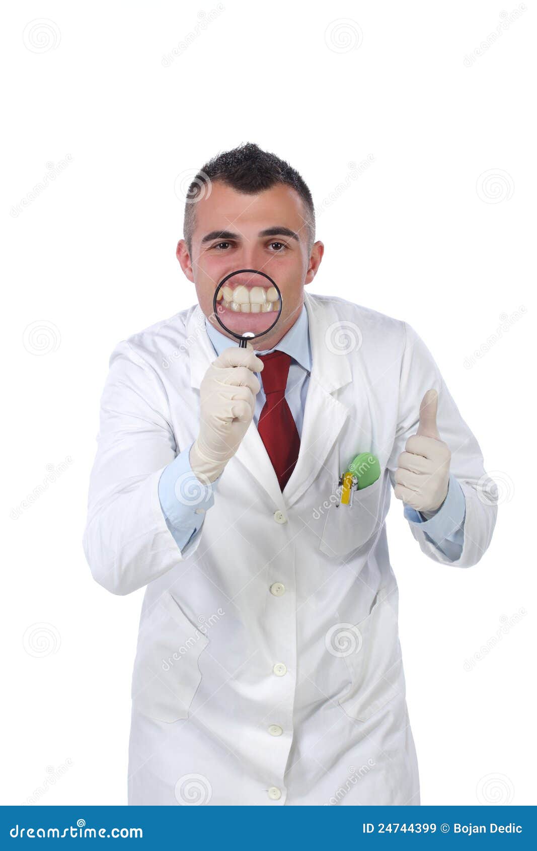 Doctor y lupa jovenes imagen de archivo. Imagen de confidente - 24744399