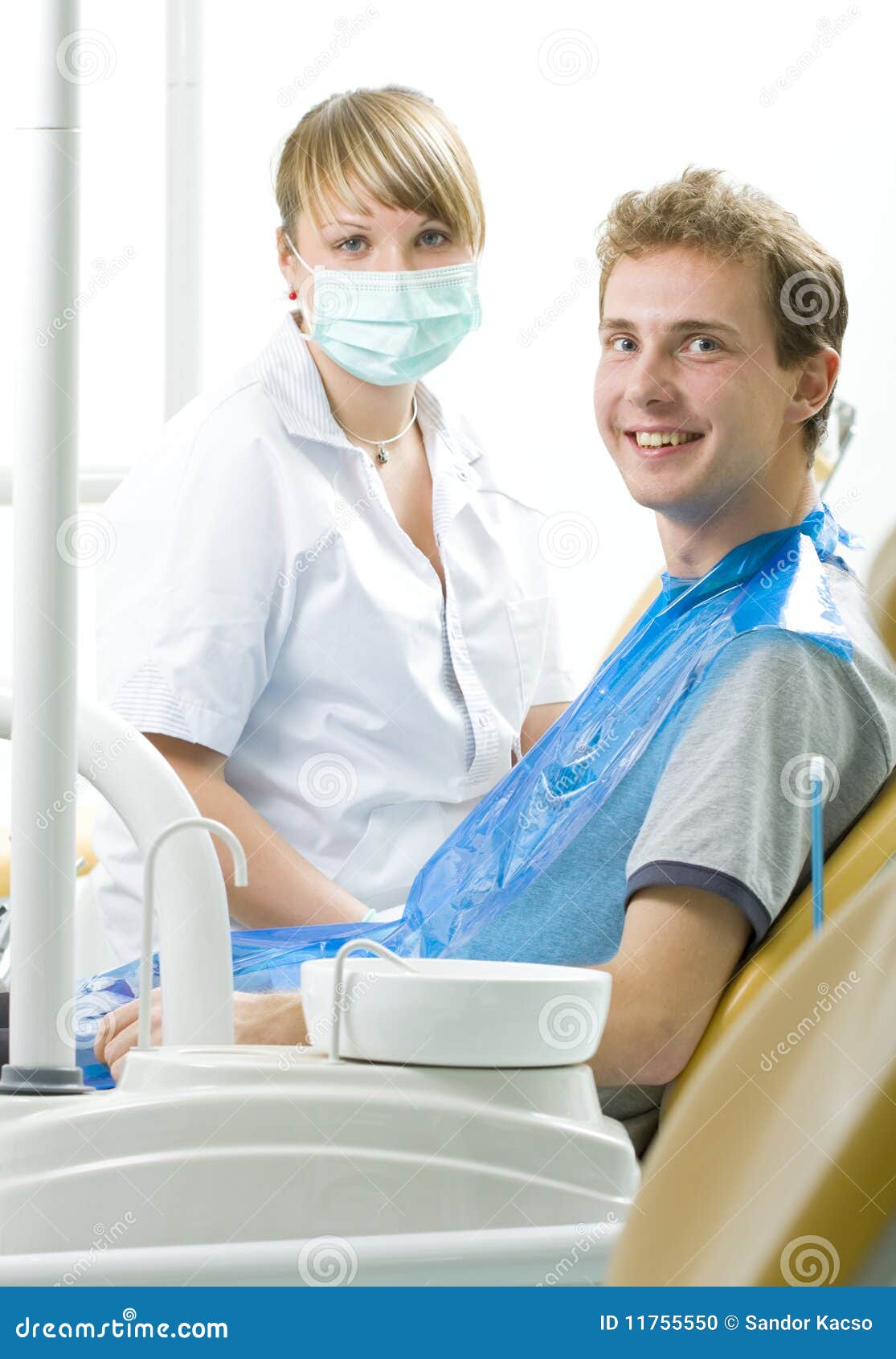 Doctor y paciente foto de archivo. Imagen de gente, salud - 11755550