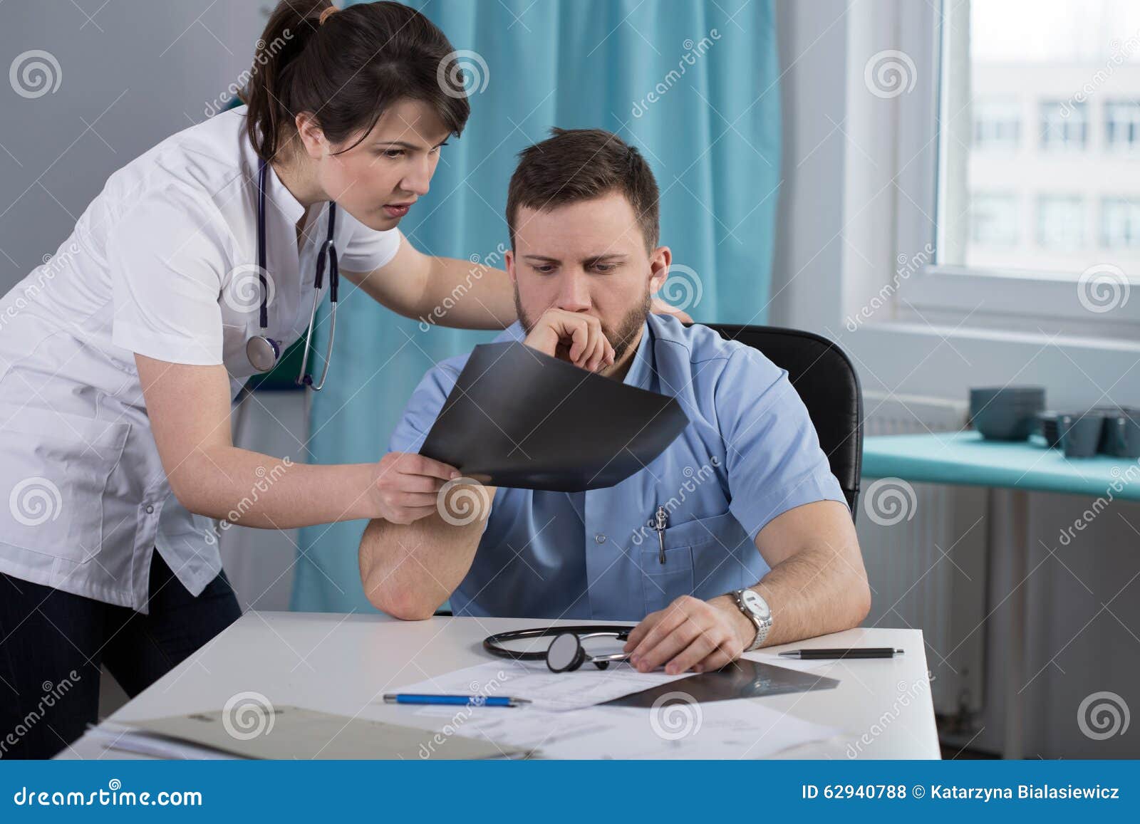 Doctors and Difficult Medical Case Stock Photo - Image of surgery, care ...