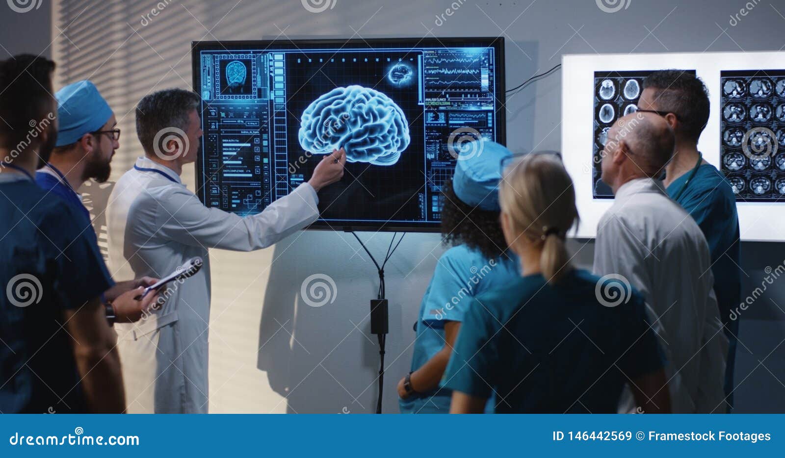 Doctors Discussing Diagnosis Stock Image - Image of experts, modern ...