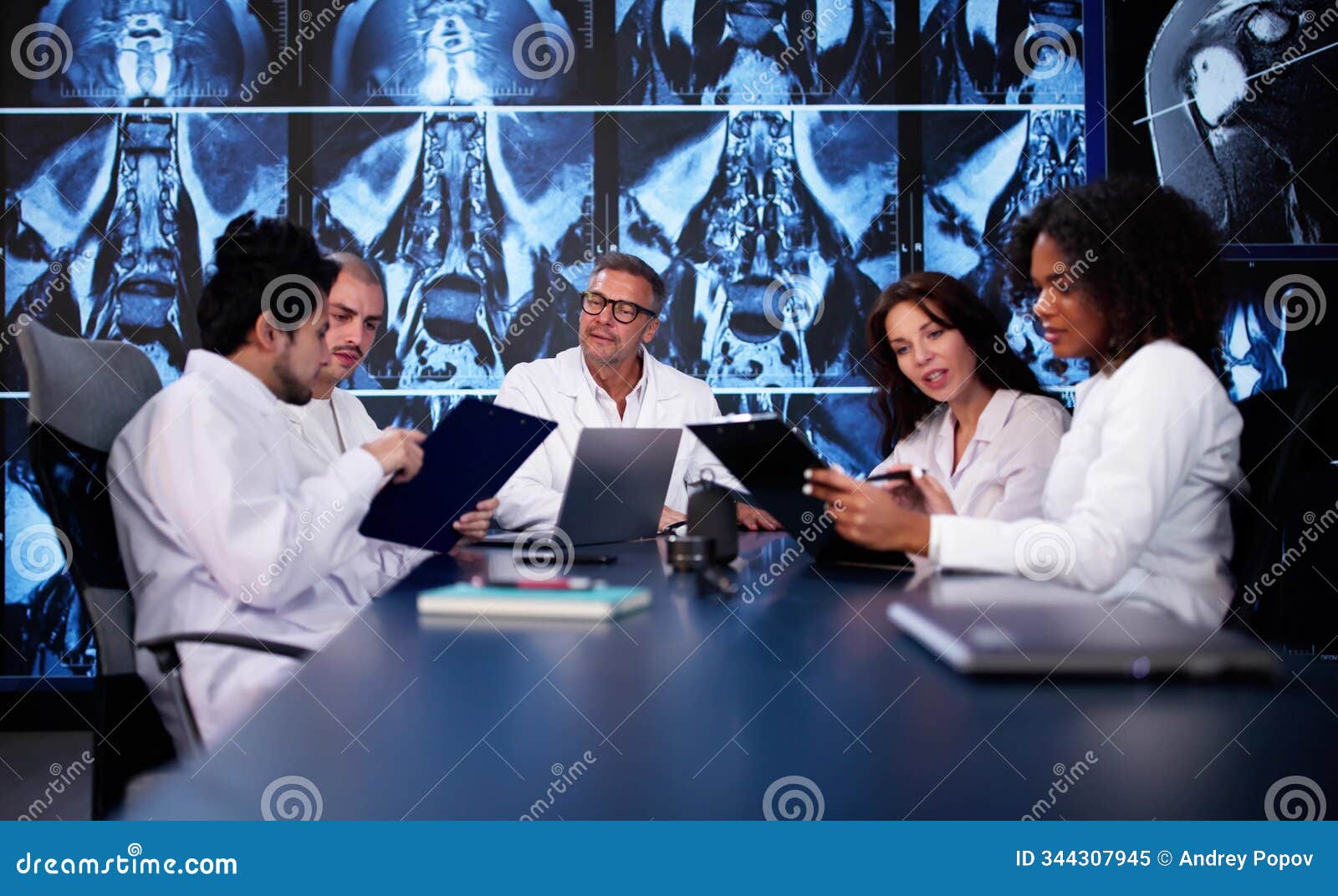 Doctors Screening X Ray Images Stock Image - Image of disease, monitor ...