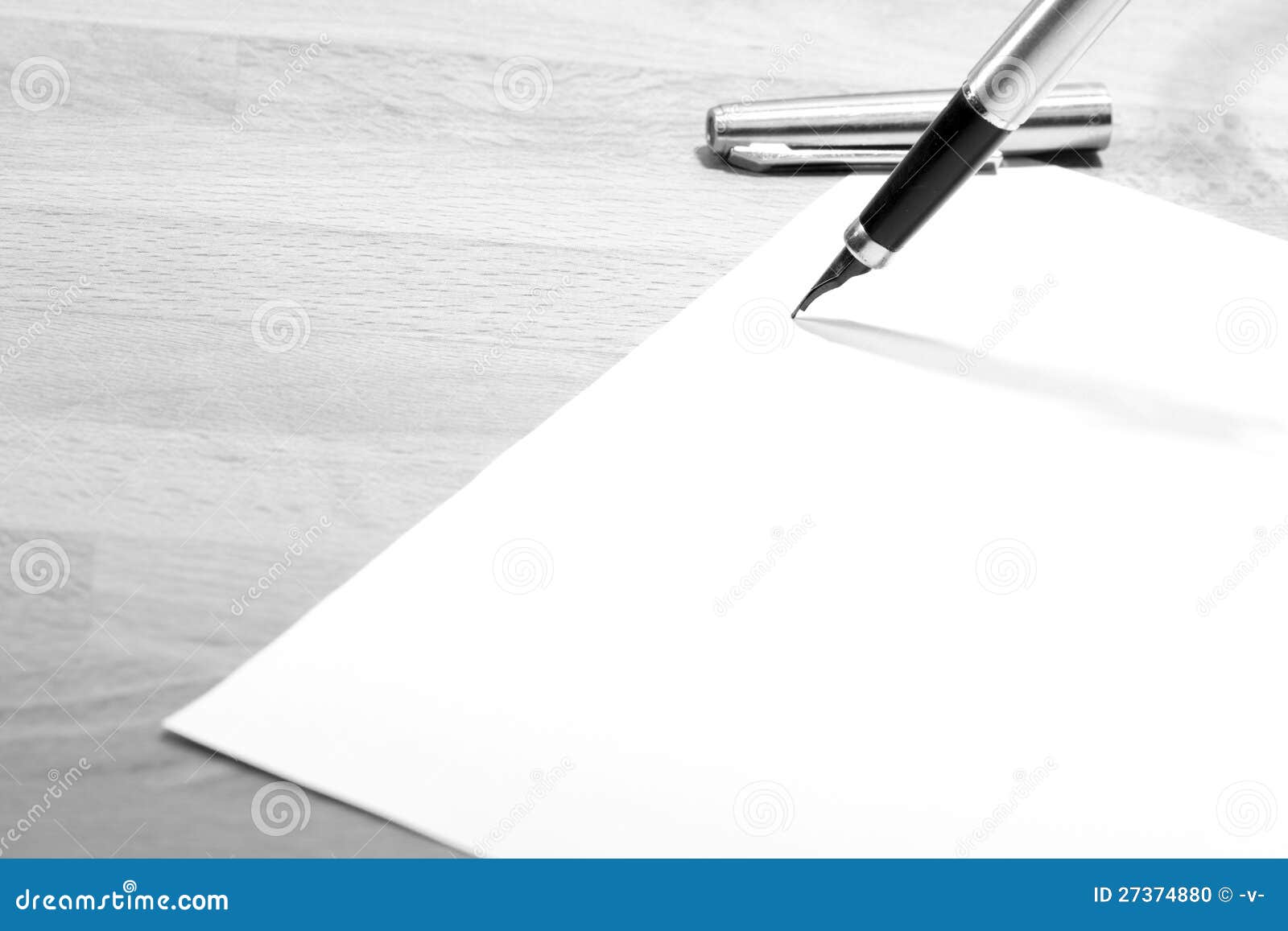 Document en een pen stock foto. Image of document, spatie - 27374880