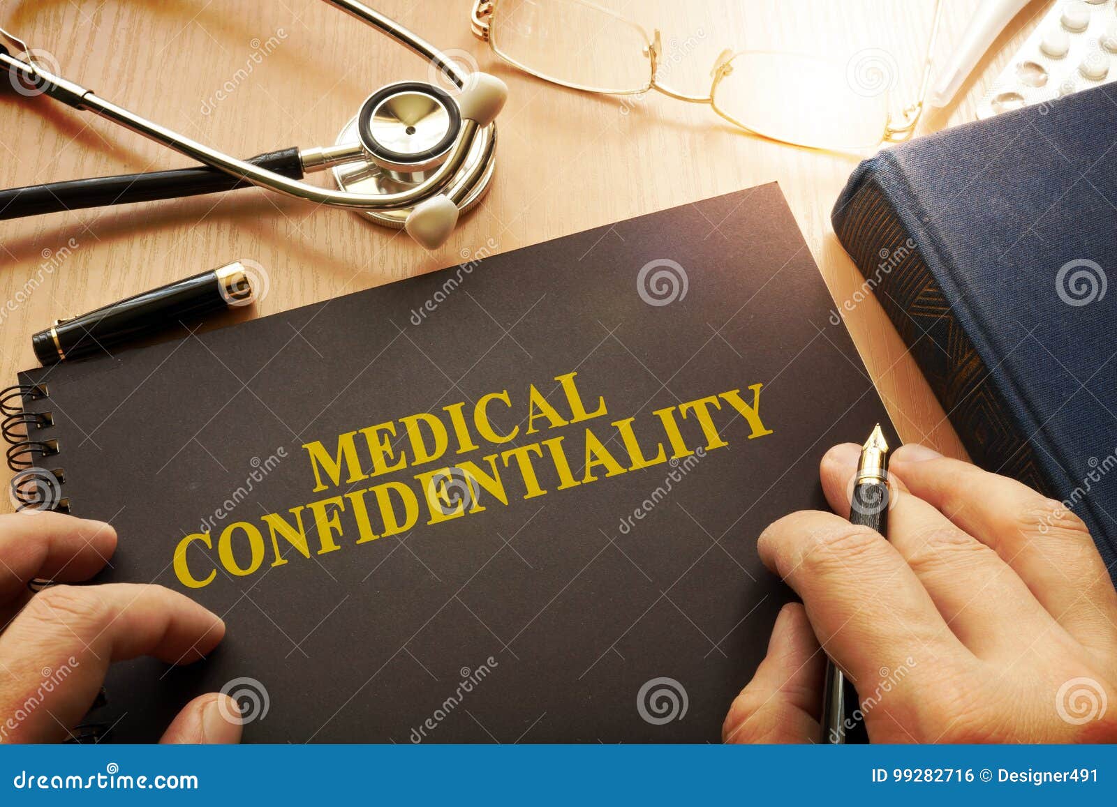 Document Met Naam Medische Vertrouwelijkheid Stock Foto - Image of zorg ...