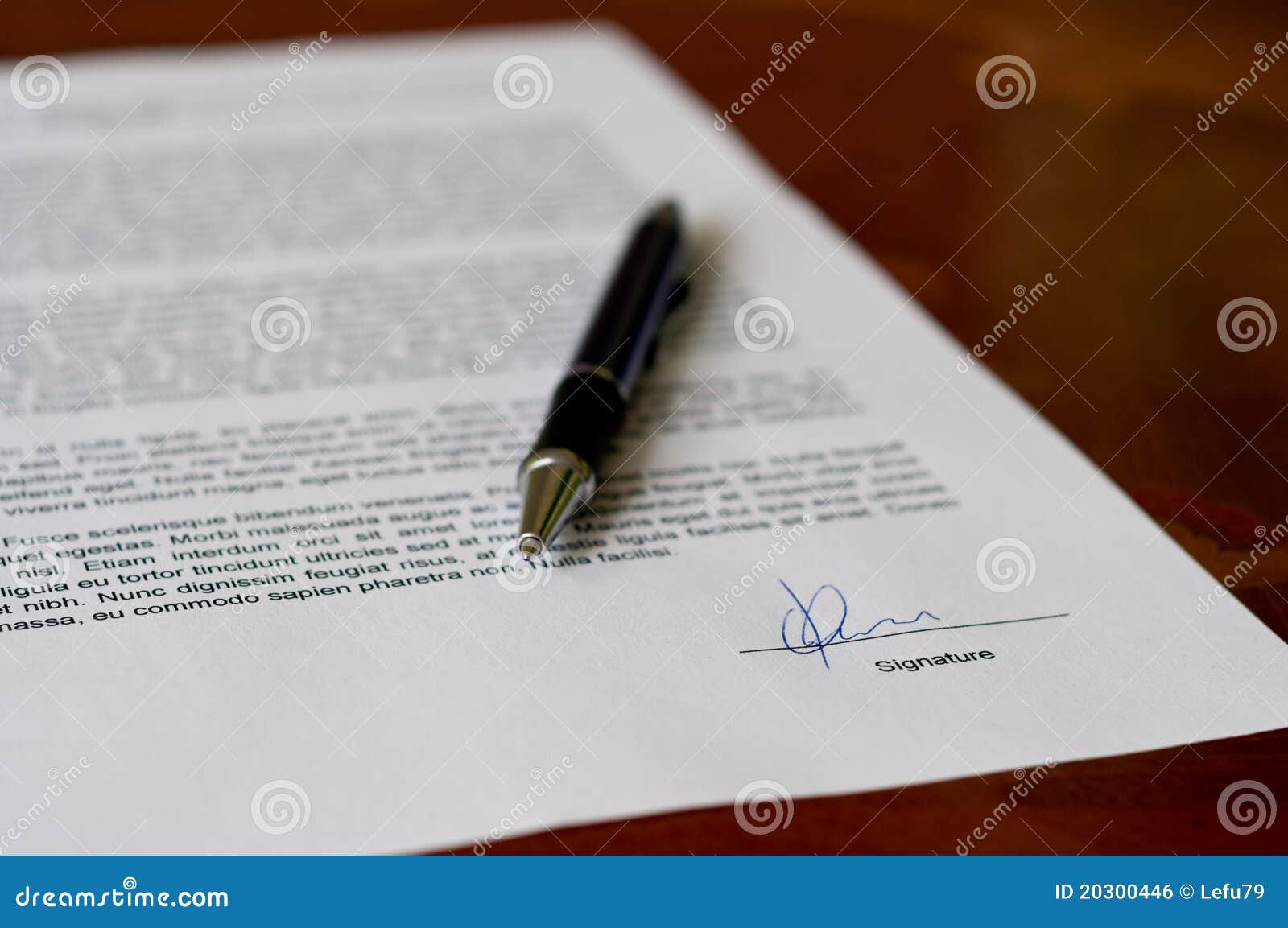 Documento firmado foto de archivo. Imagen de autografiar - 20300446