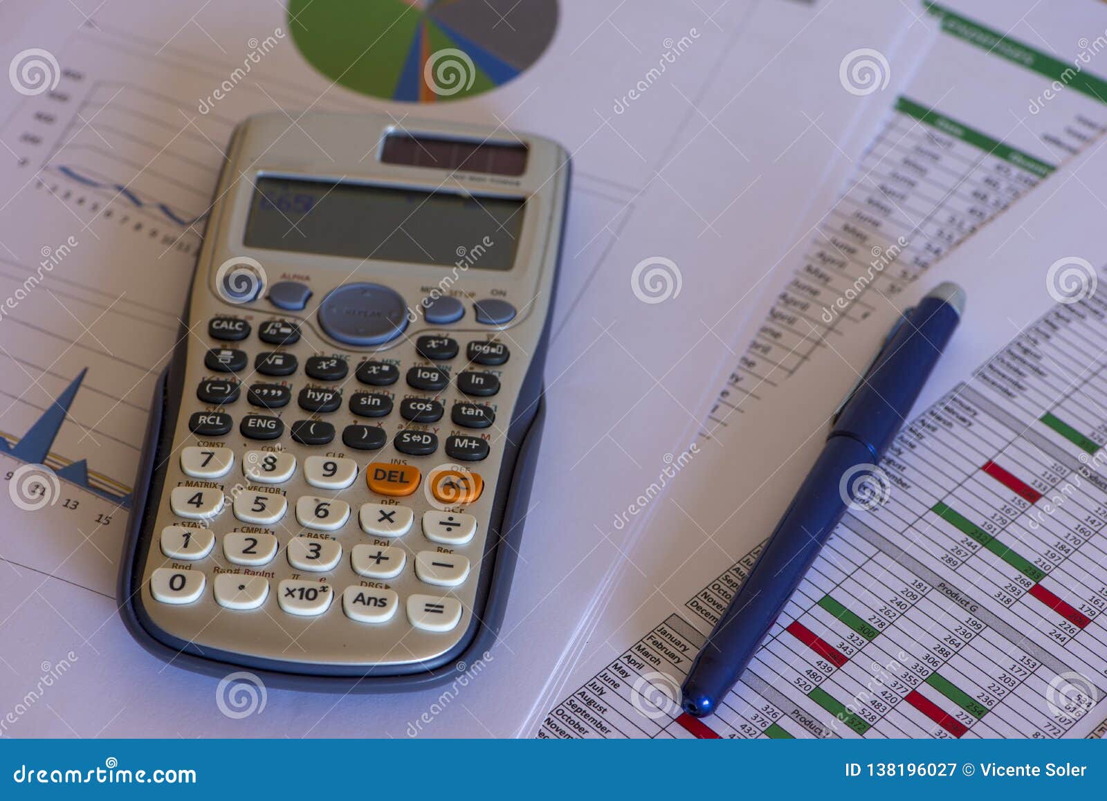 Documentos De Contabilidad De Una Compañía En La Tabla Imagen de ...