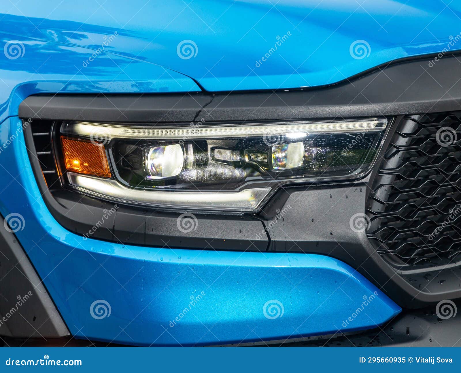 Dodge Ram Trx editorial image. Image of shiny, lamp - 295660935