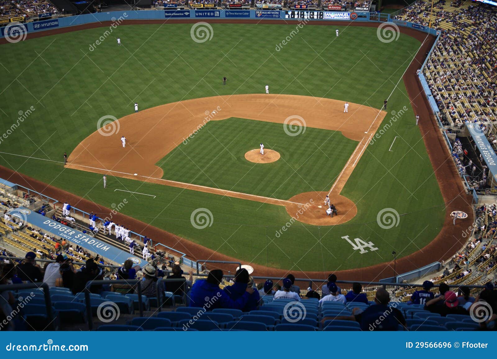 Dodger Stadium - Los Angeles Dodgers Editorial Photo - Image of crowd ...