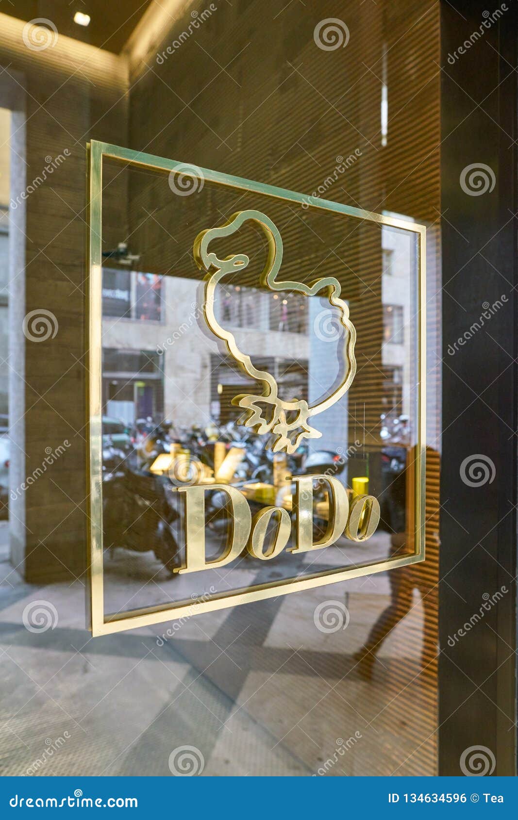 Dodo foto editorial. Imagem de forma, luxo, comercial - 134634596