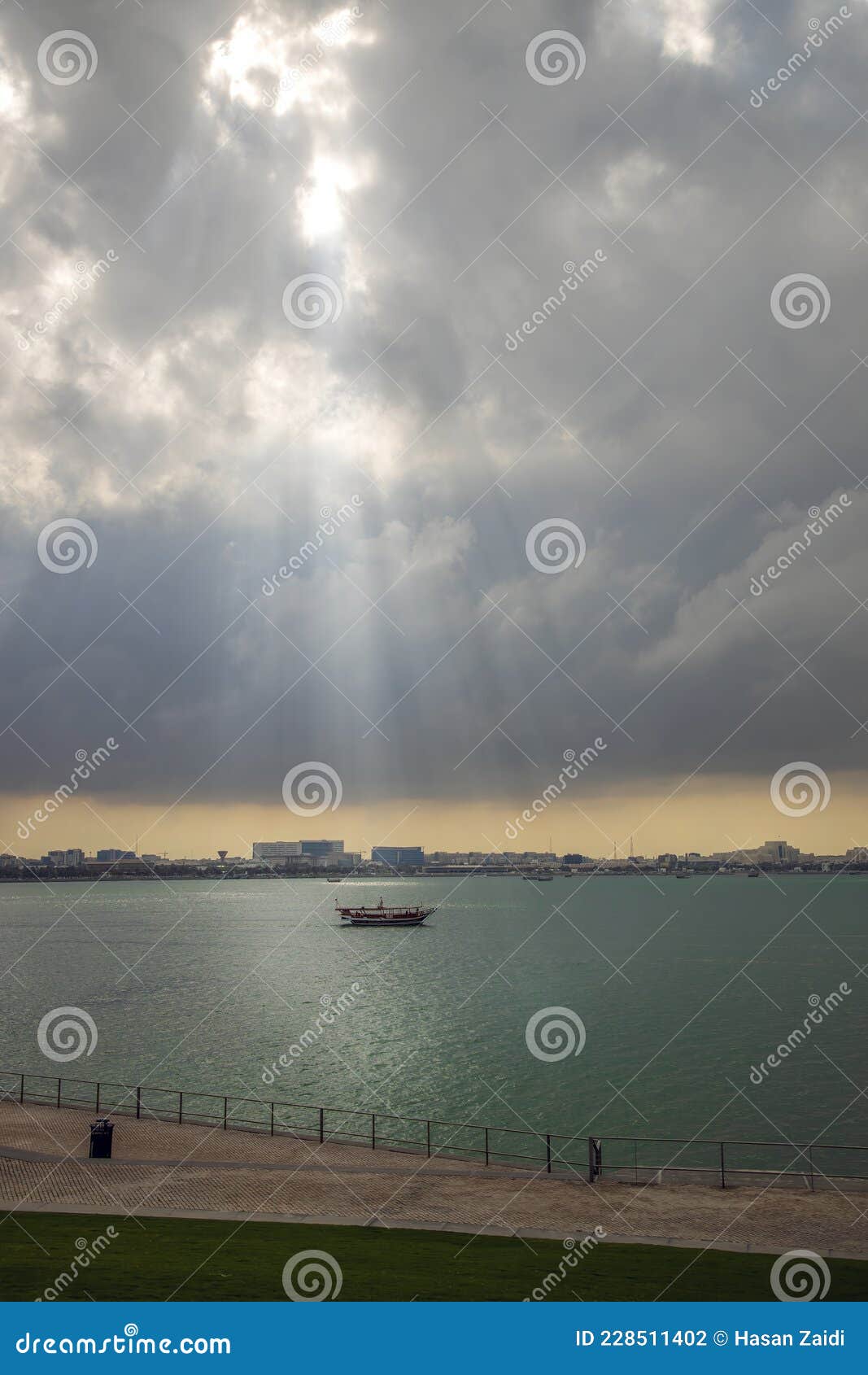 Doha Corniche editorial photography. Image of doha, islamic - 228511402