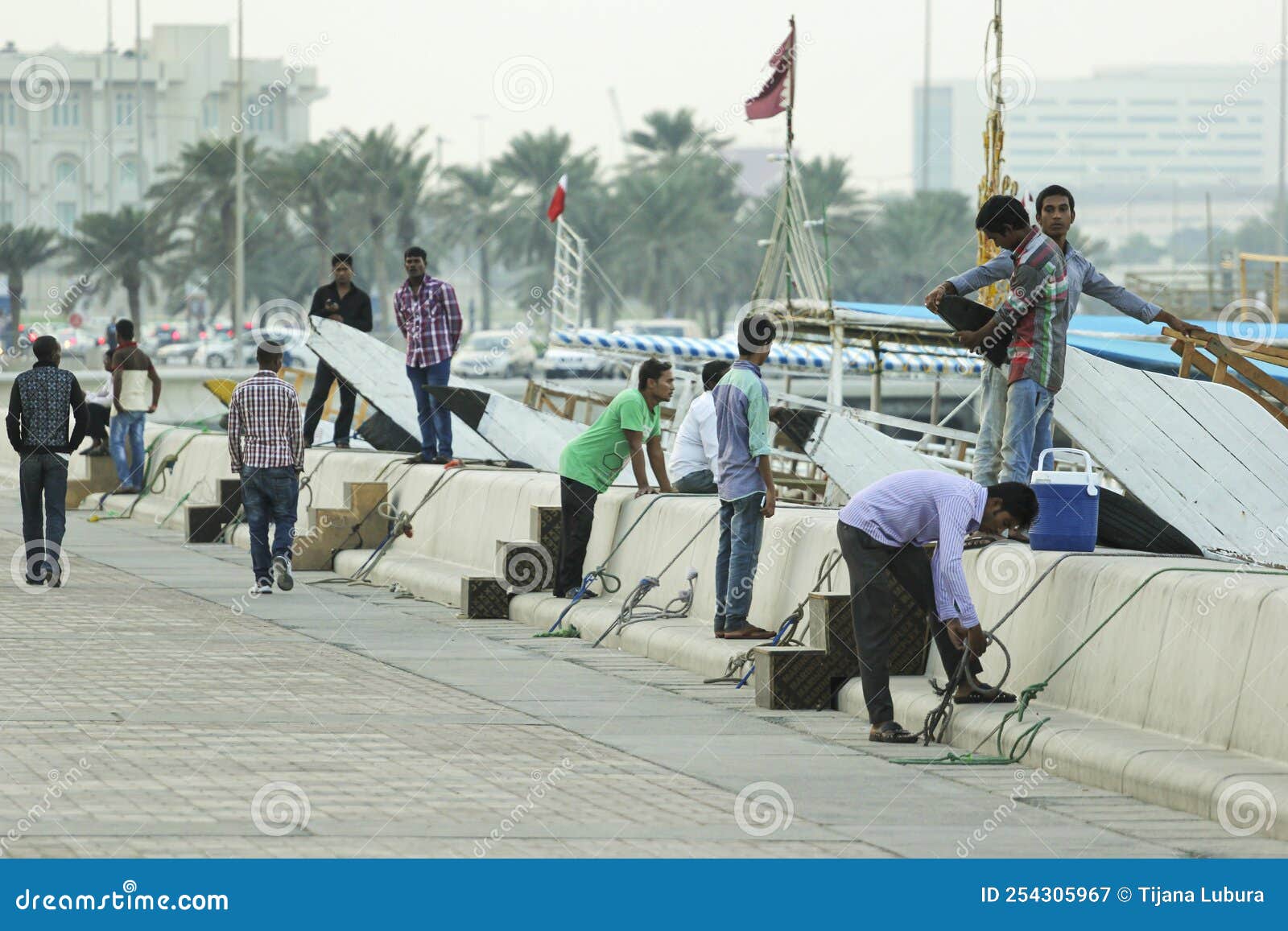 Local People in Doha, Qatar Editorial Photography - Image of arab ...