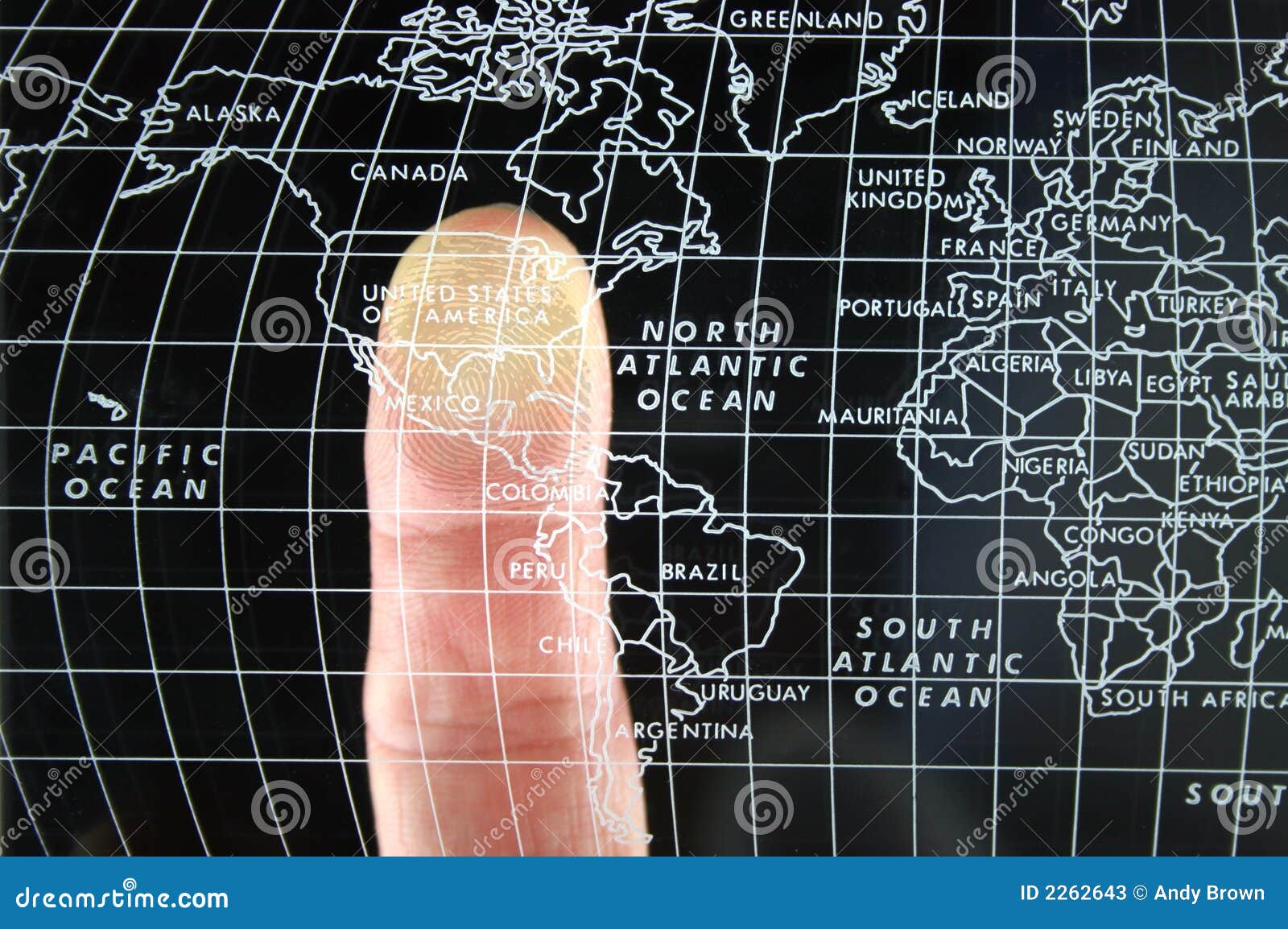 Doigt Sur La Carte Du Monde Image stock - Image du identité, remous ...