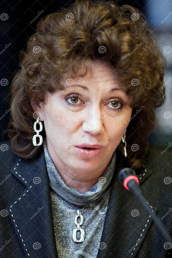 Doina Melinte editorial stock photo. Image of marathon - 22681073