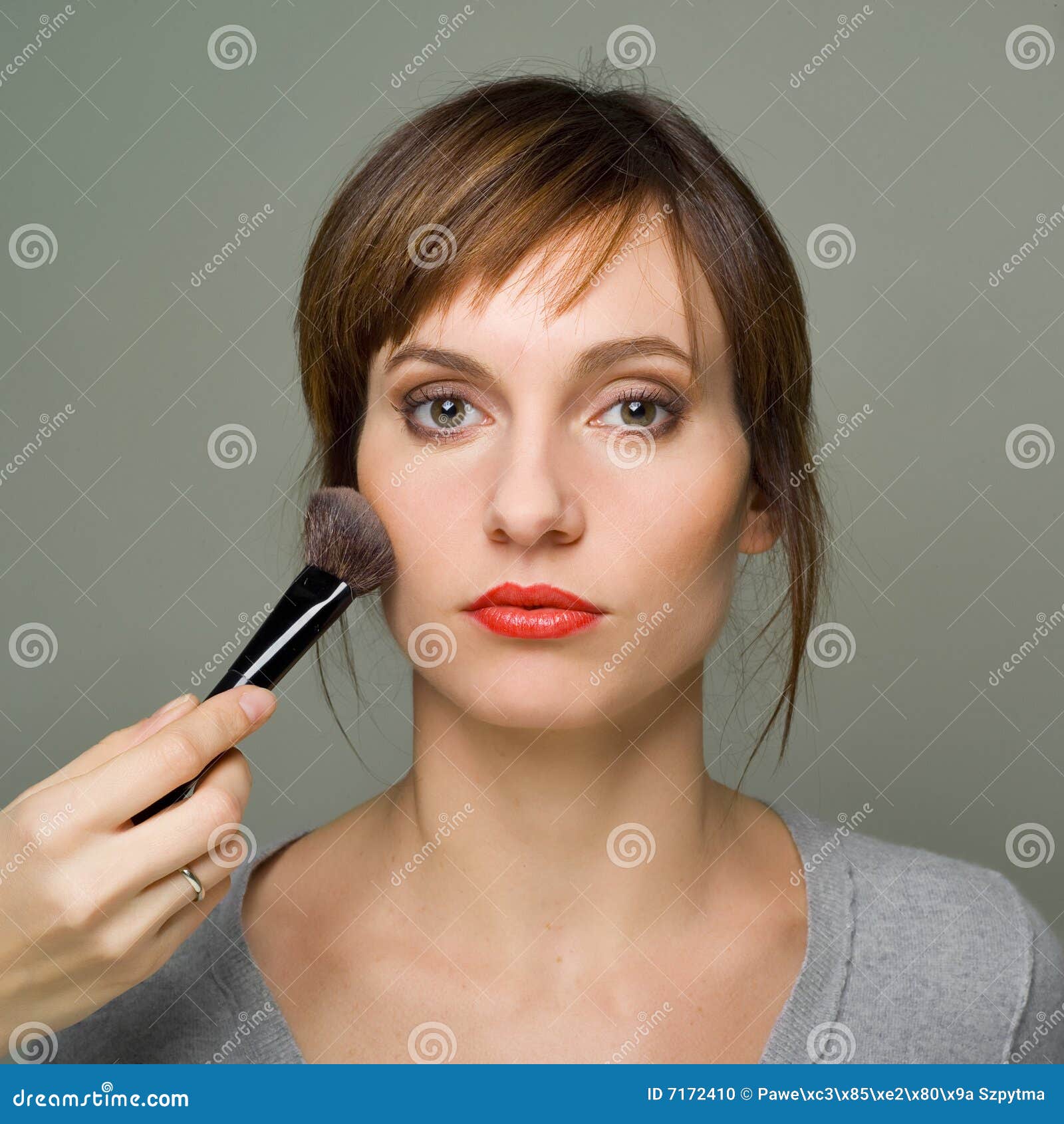 Doing makeup stock photo. Image of beauty, artistry, eyeshadow - 7172410