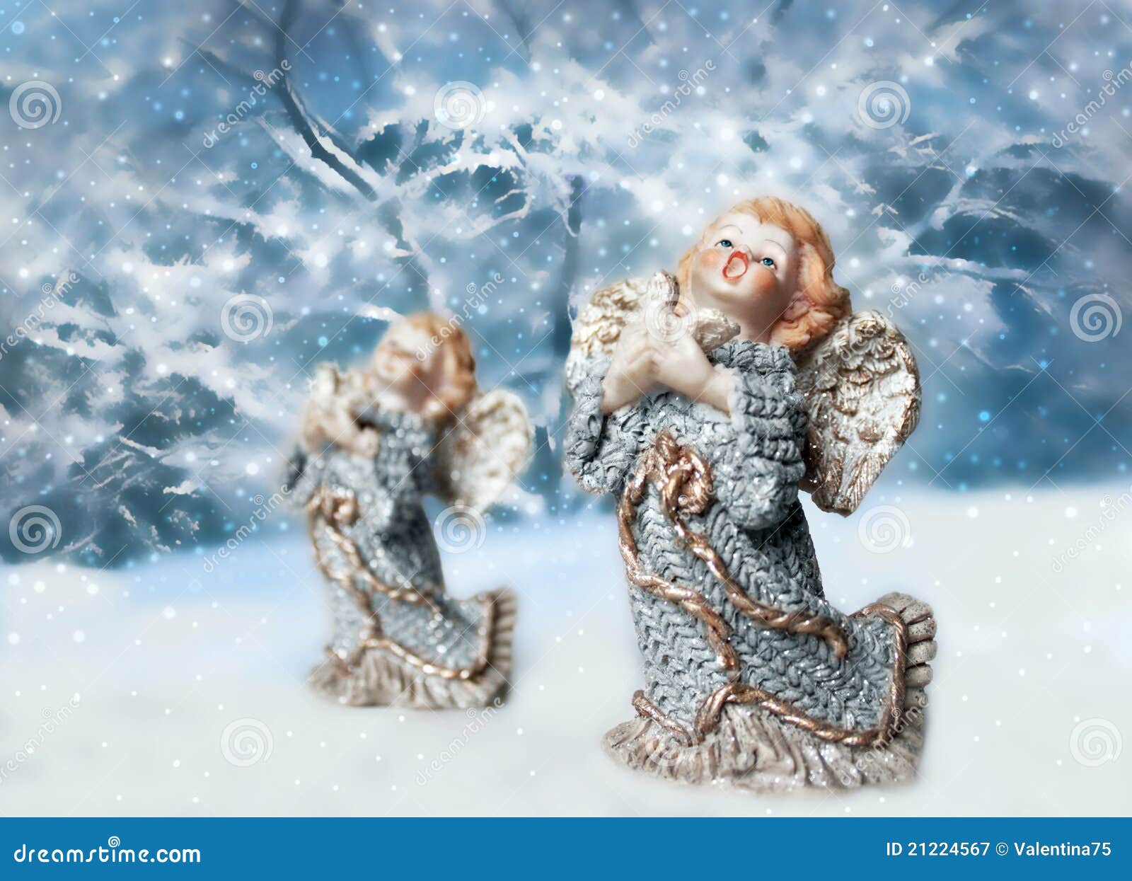 Dois anjos do Natal imagem de stock. Imagem de anjos - 21224567