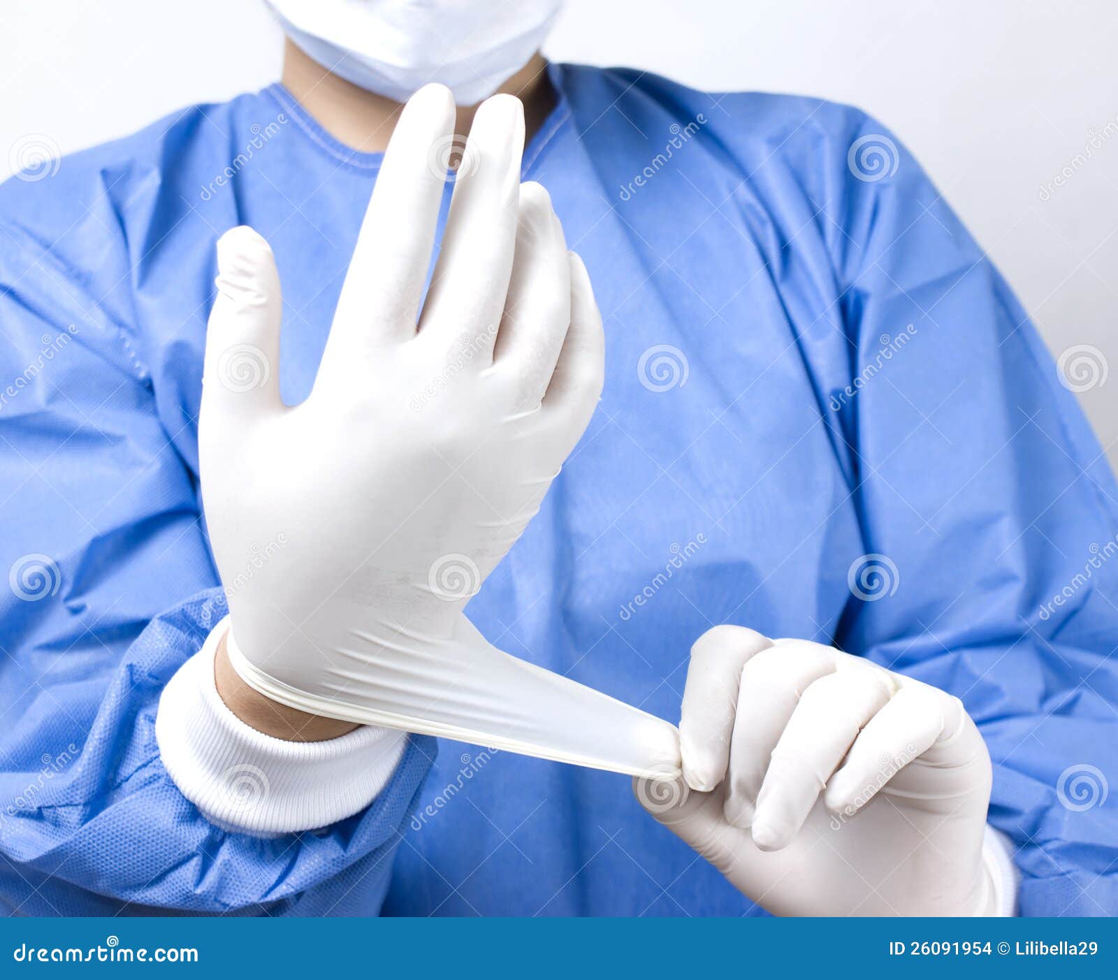Doktor som sätter handskar arkivfoto. Bild av drog, funktion - 26091954