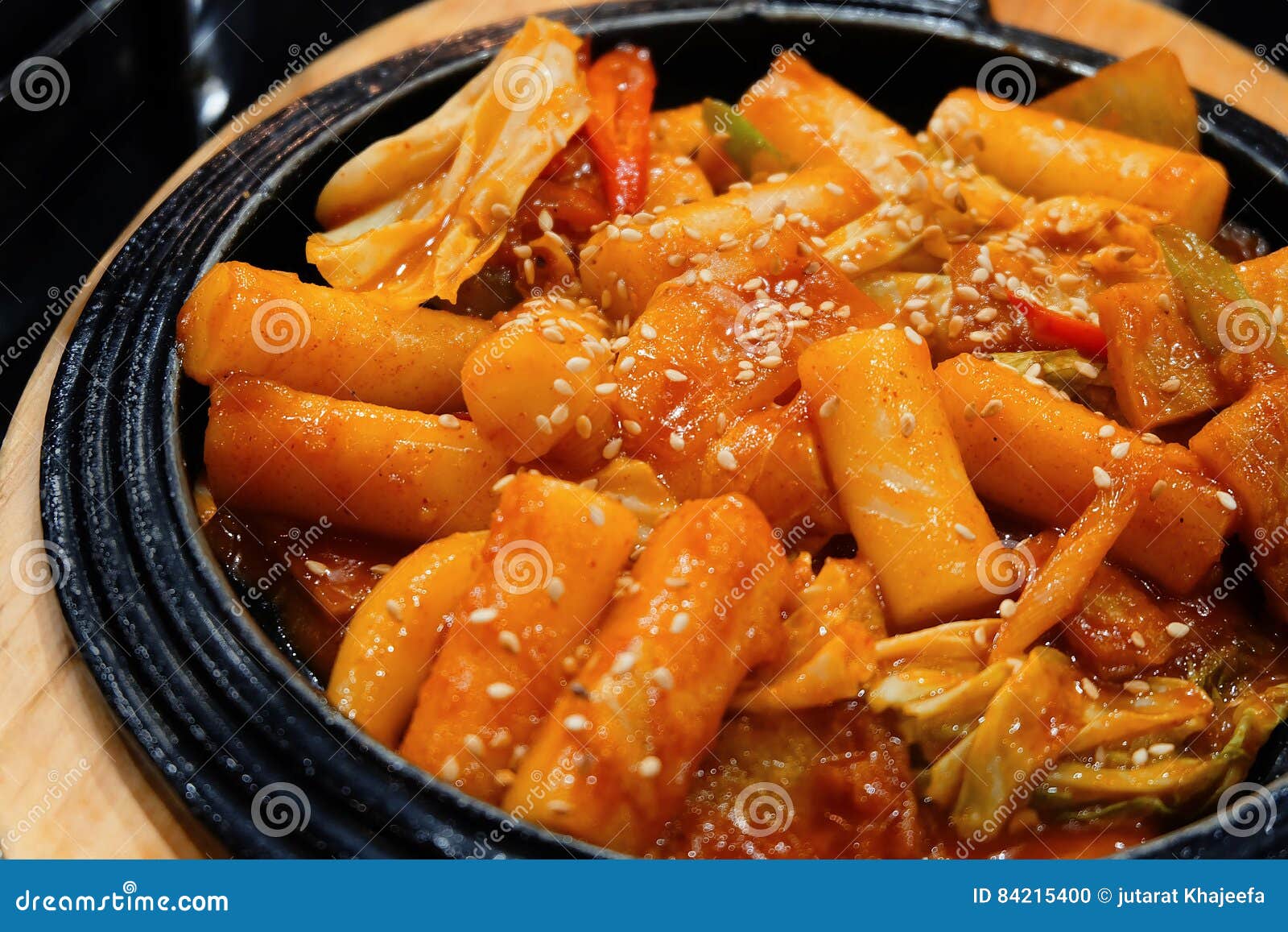 Dolce Di Riso Caldo Di Tukbokki E Piccante Coreano Fotografia Stock ...