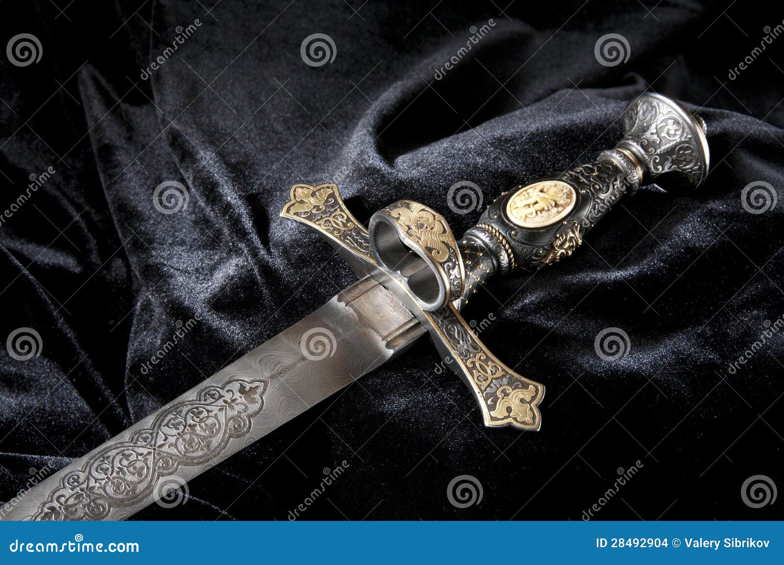 Dolk arkivfoto. Bild av skarpt, medeltida, dolk, kant - 28492904