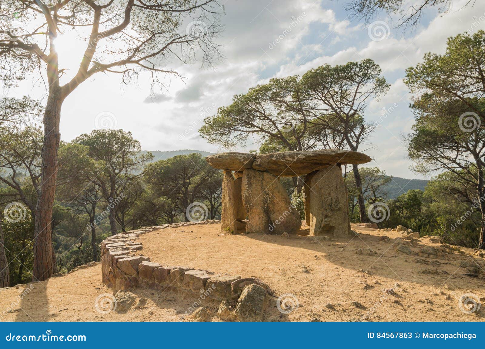 Dolmen de Pedra Gentil stock image. Image of celoni, rituals - 84567863