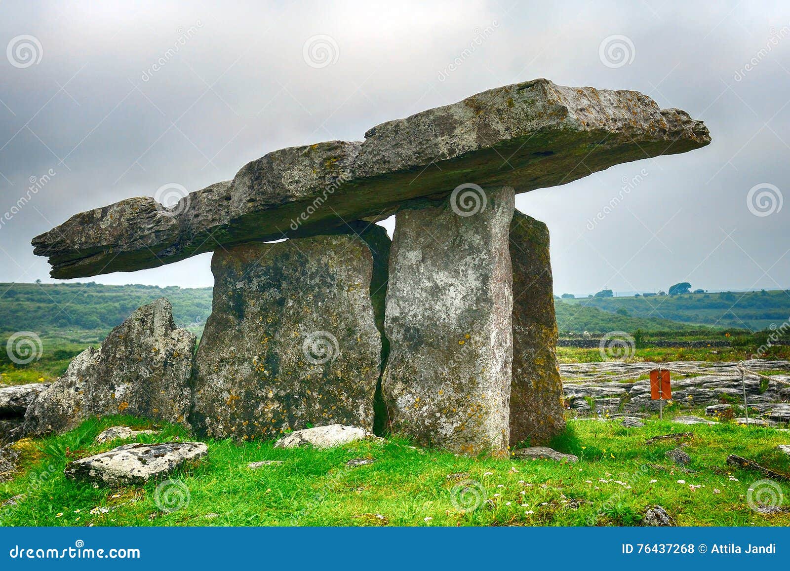 Dolmen, Poulnabrone, Ireland Stock Photo - Image of druid, heritage ...