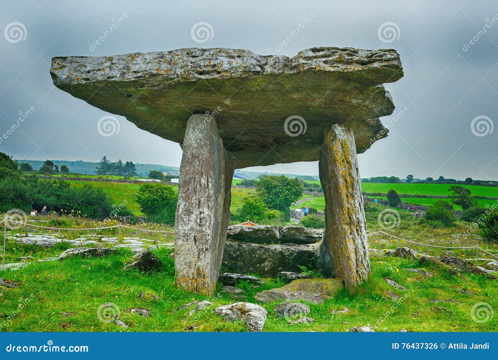Dolmen, Poulnabrone, Ireland Stock Photo - Image of historical, eire ...