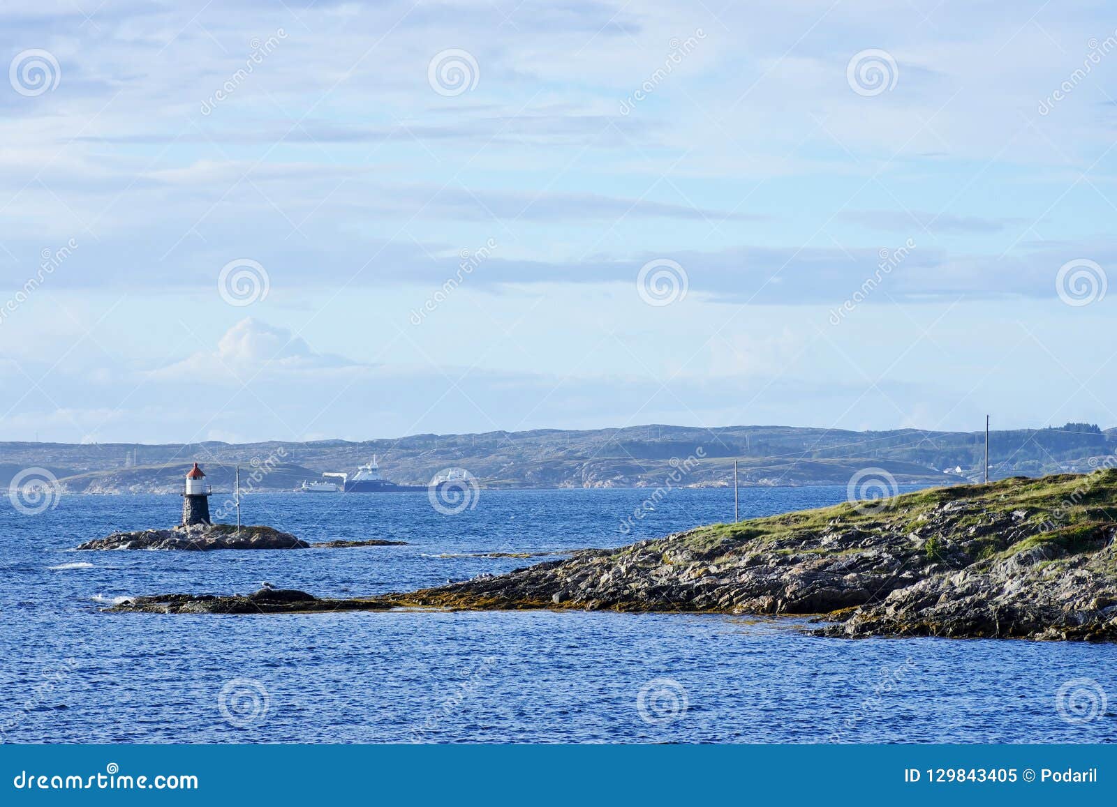 Dolmoy, Hitra - Norwegen redaktionelles bild. Bild von lieferungen ...