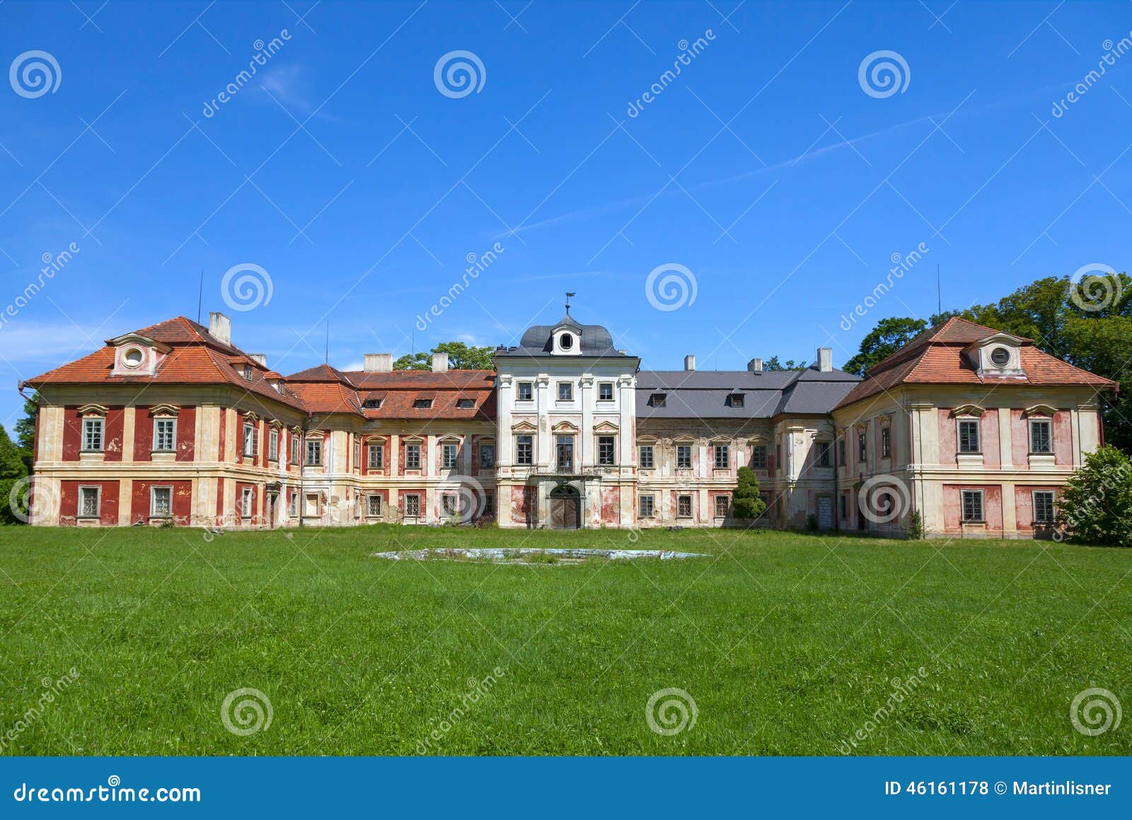 Dolni Lukavice Castle in the Czech Republic Stock Photo - Image of ...