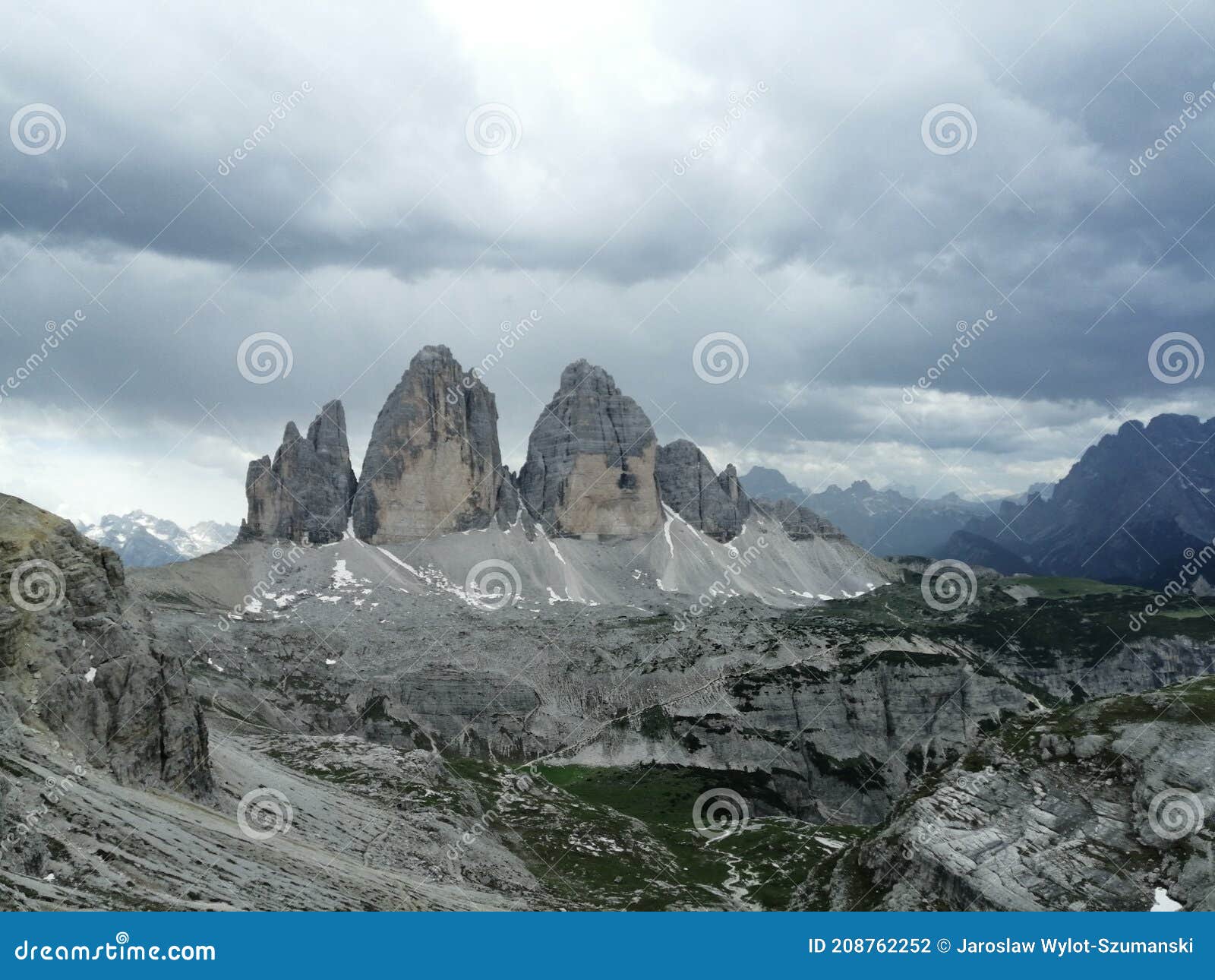 Dolomitas Alrededor Del Cime De Tre 4 Foto de archivo - Imagen de ...