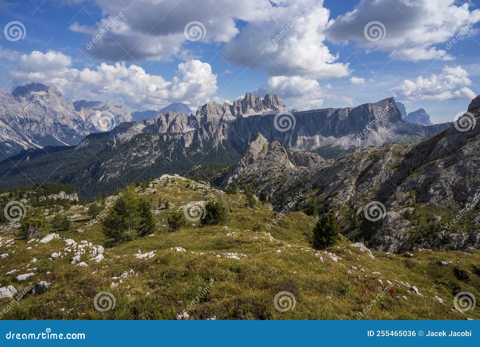 Dolomite. Vista Do Croda Da Lago Foto de Stock - Imagem de nave, alpino ...