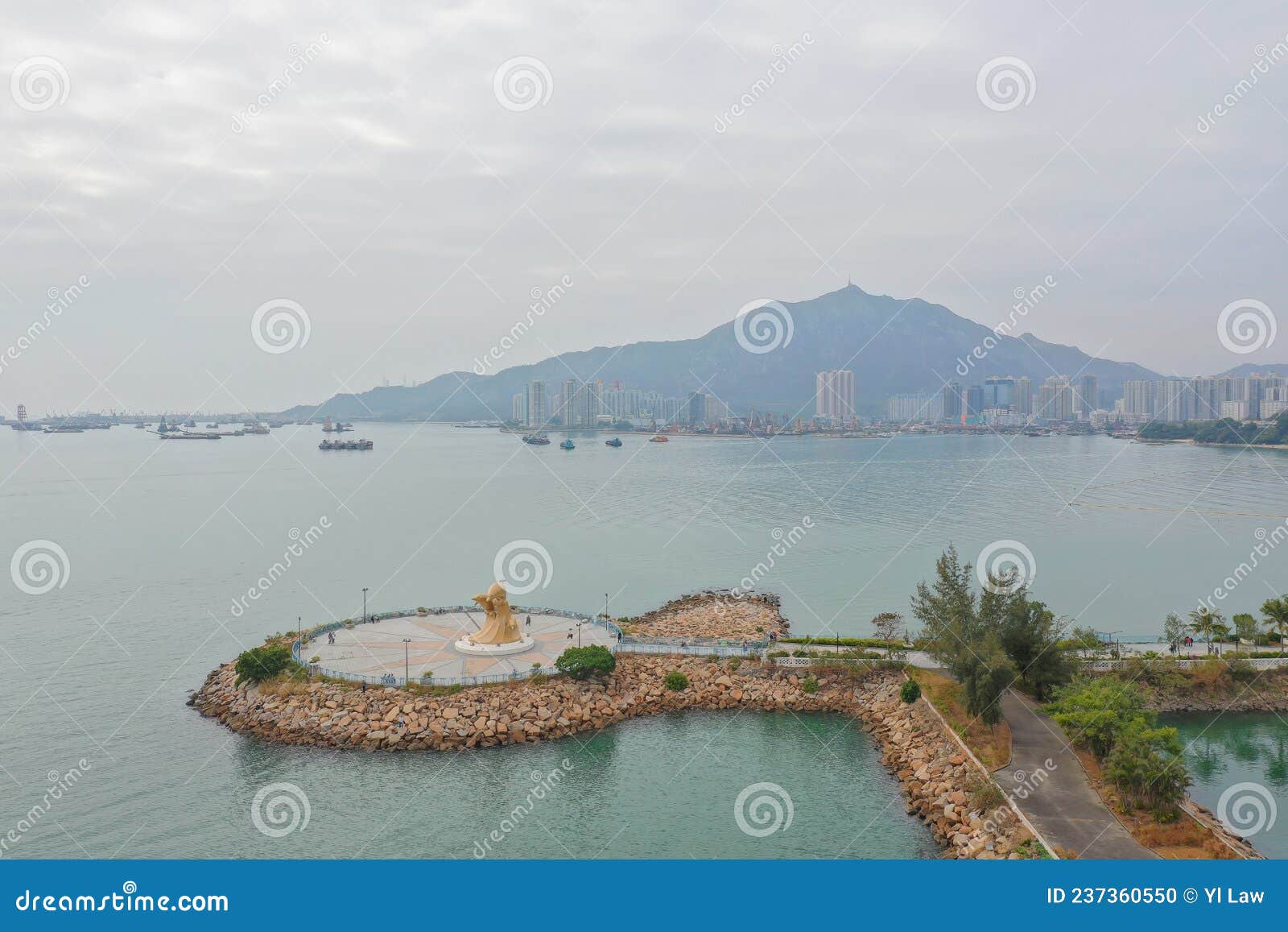 The Dolphin Square, the Gold Coast Promenade 19 Dec 2021 Editorial ...